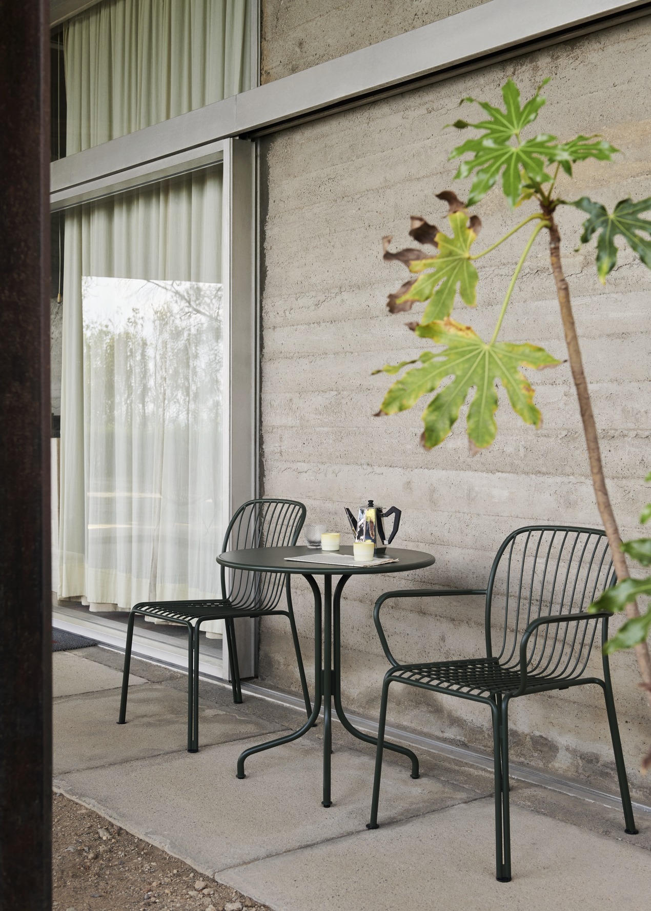 &Tradition Thorvald SC96 table, round 70 cm, bronze green | Finnish ...