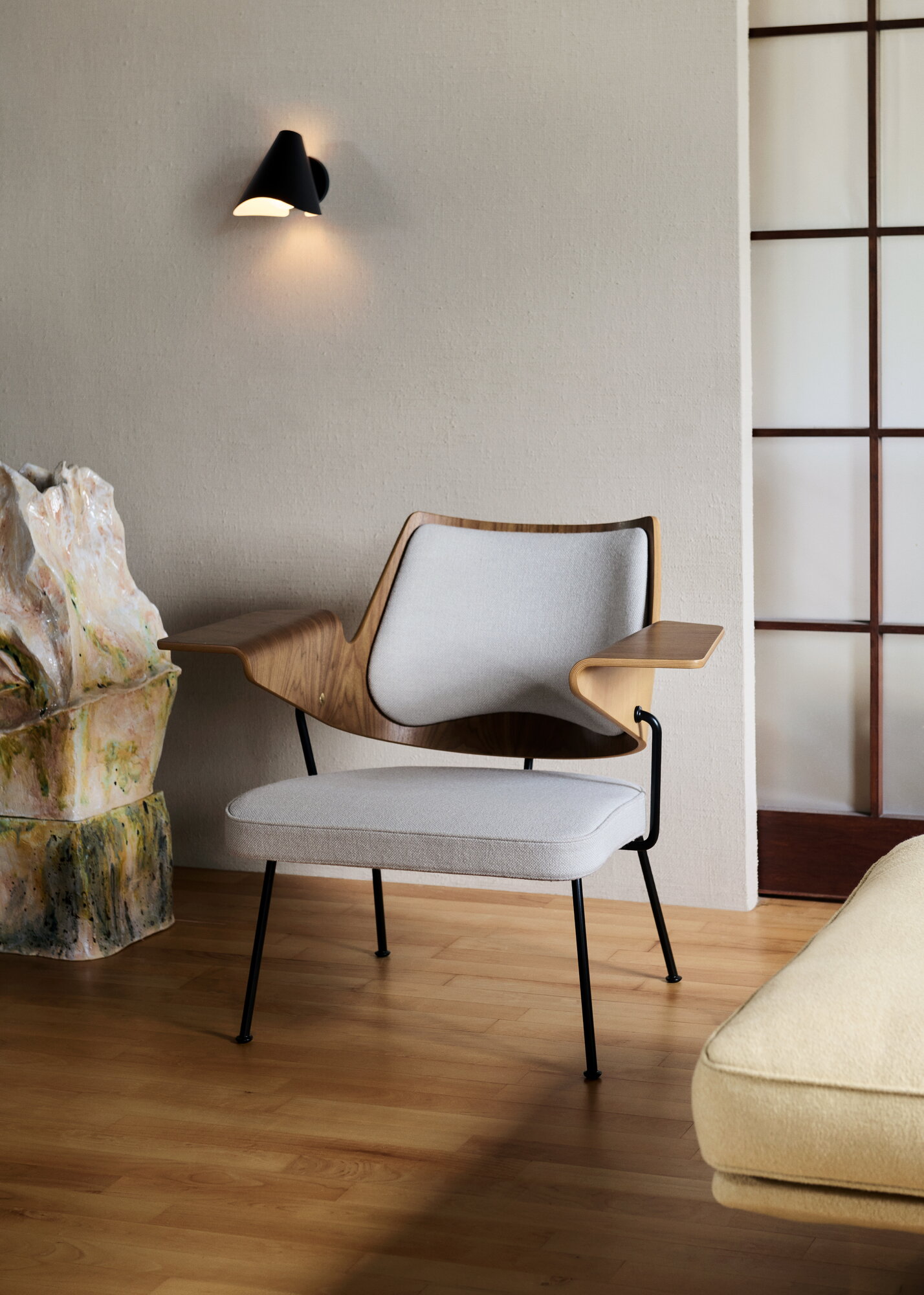 &Tradition RFH RD8 lounge chair, walnut and beech veneer - brown | Finnish Design Shop