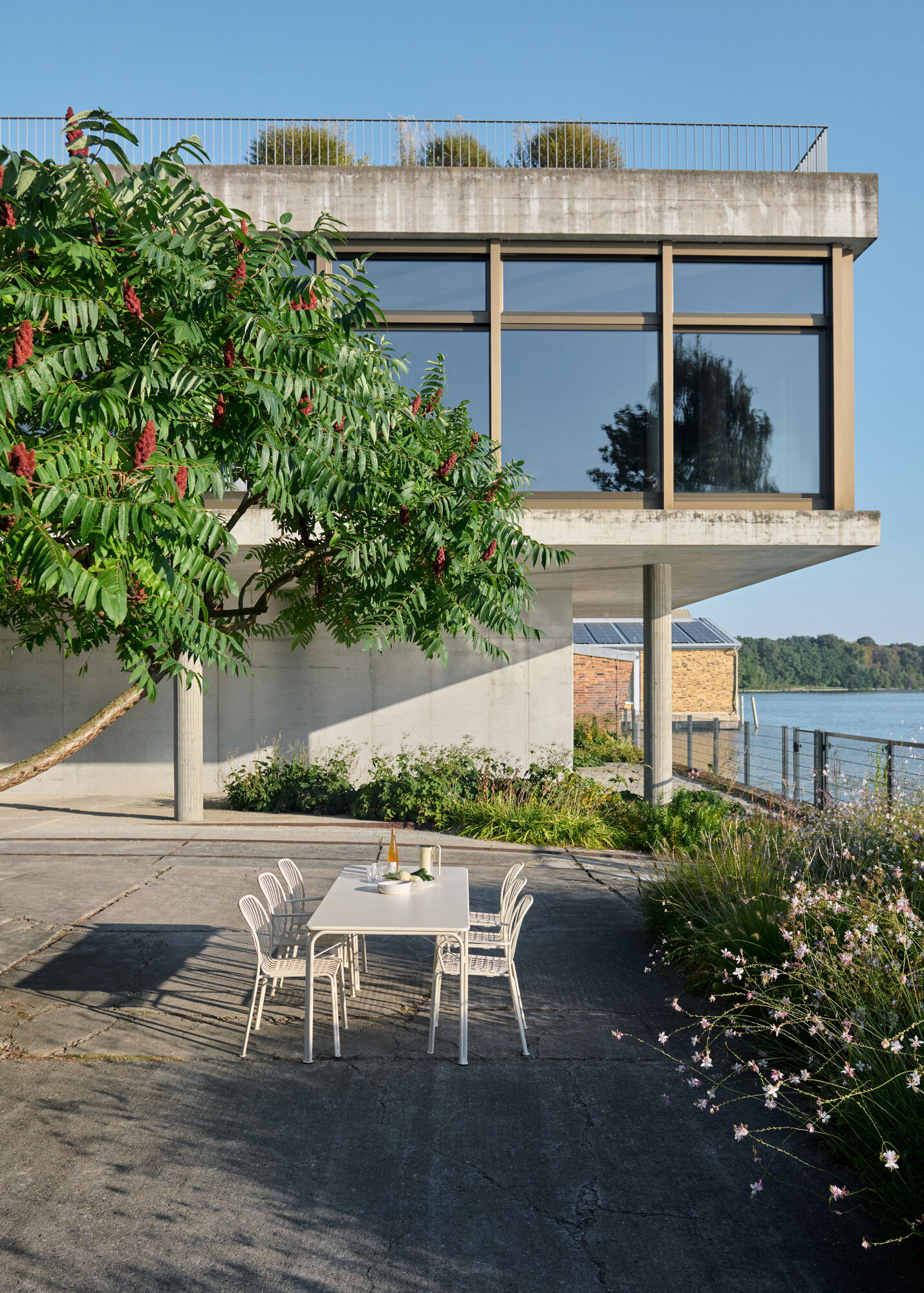 &Tradition Thorvald SC99 dining table, 220 x 90 cm, ivory | Finnish ...