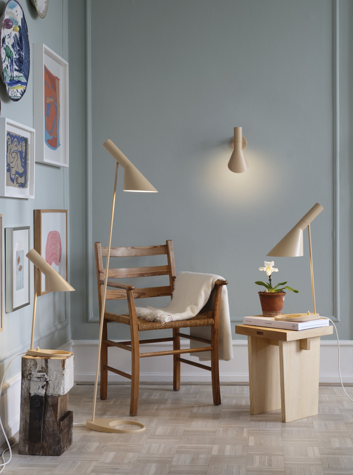 Louis Poulsen AJ floor lamp, warm sand | Finnish Design Shop