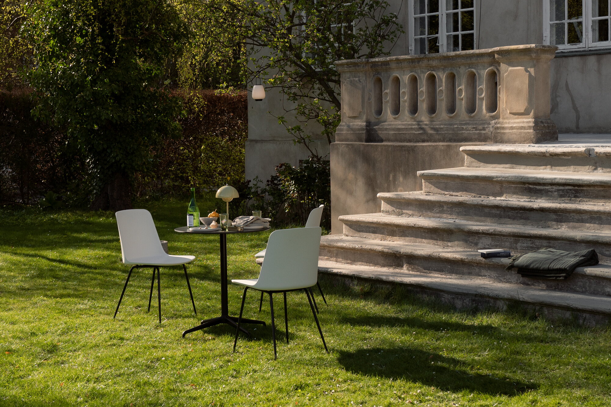 &Tradition Rely Outdoor HW70 chair, black - white | Finnish Design Shop