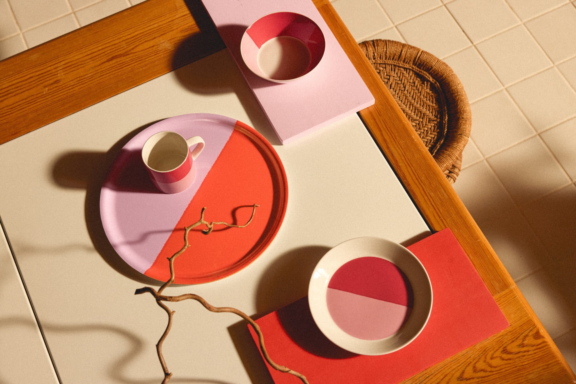 Arabia Vuokko plate, 21 cm, 2-väri pink - red | Finnish Design Shop UK