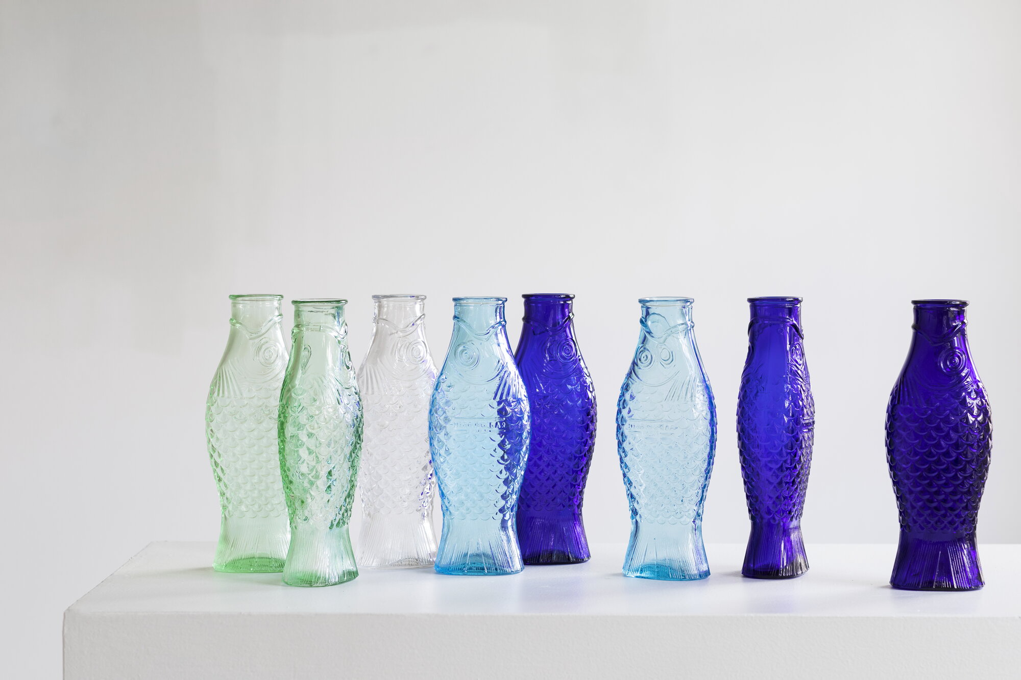 Serax Fish & Fish pullo, koboltinsininen | Finnish Design Shop