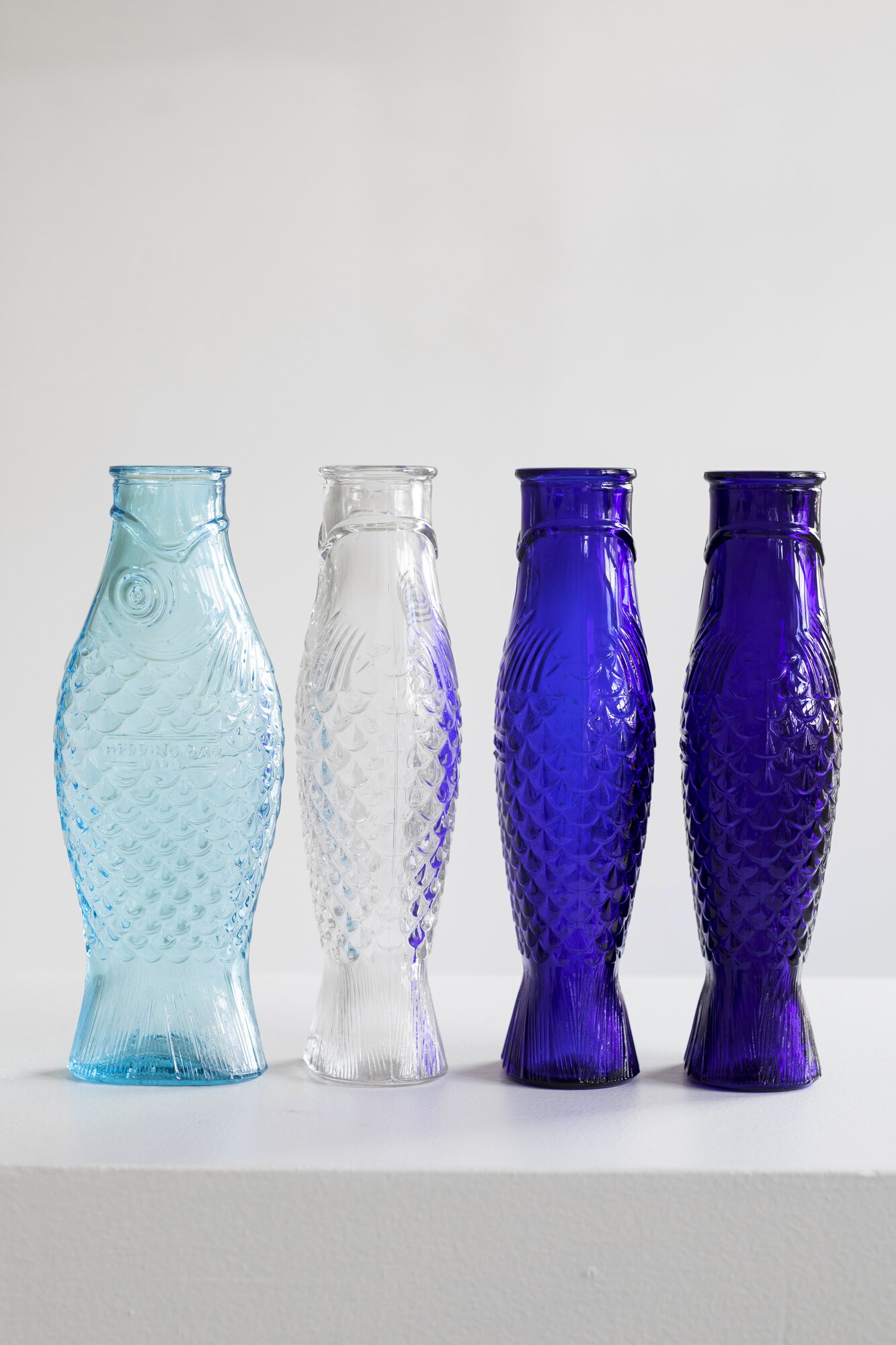 Serax Fish & Fish bottle, cobalt blue | Finnish Design Shop