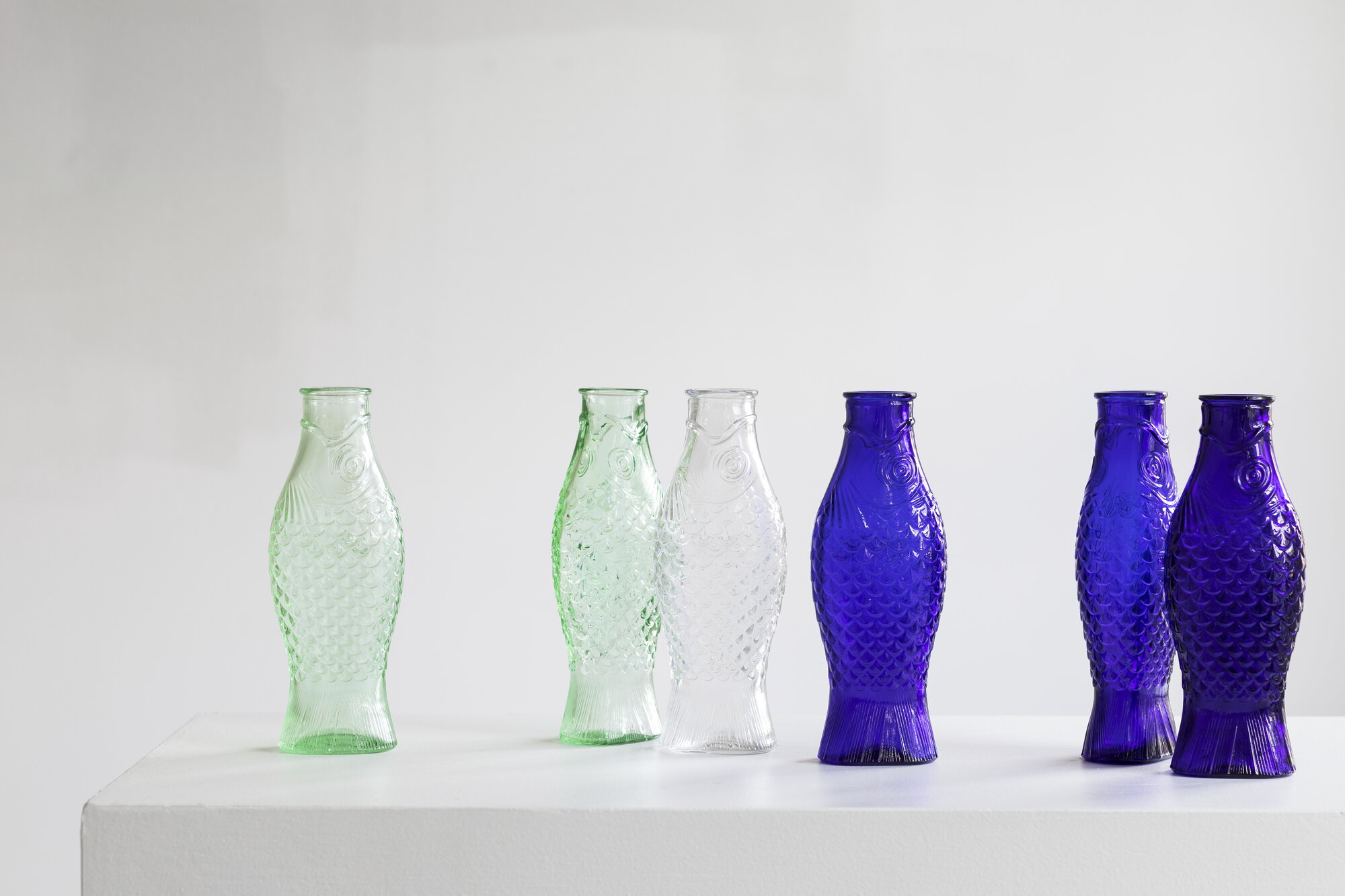 Serax Fish & Fish bottle, cobalt blue | Finnish Design Shop
