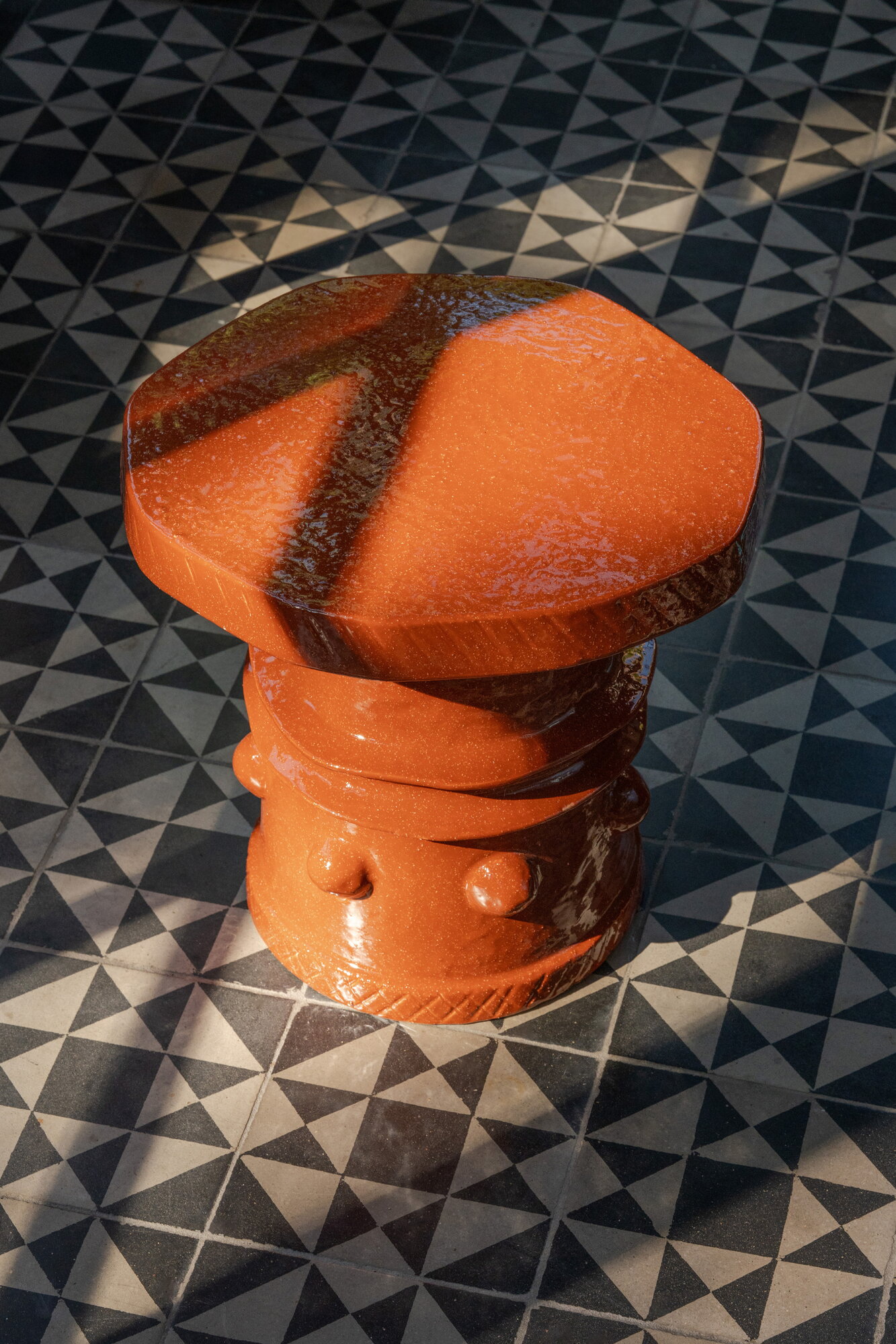 Serax Clara side table 08, rust | Finnish Design Shop