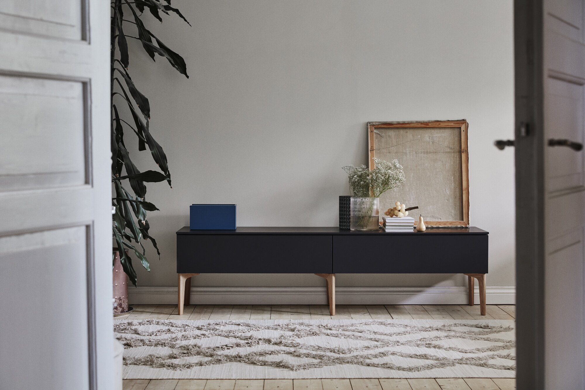 Lundia Fuuga TV table with drawers, black - oak | Finnish Design Shop