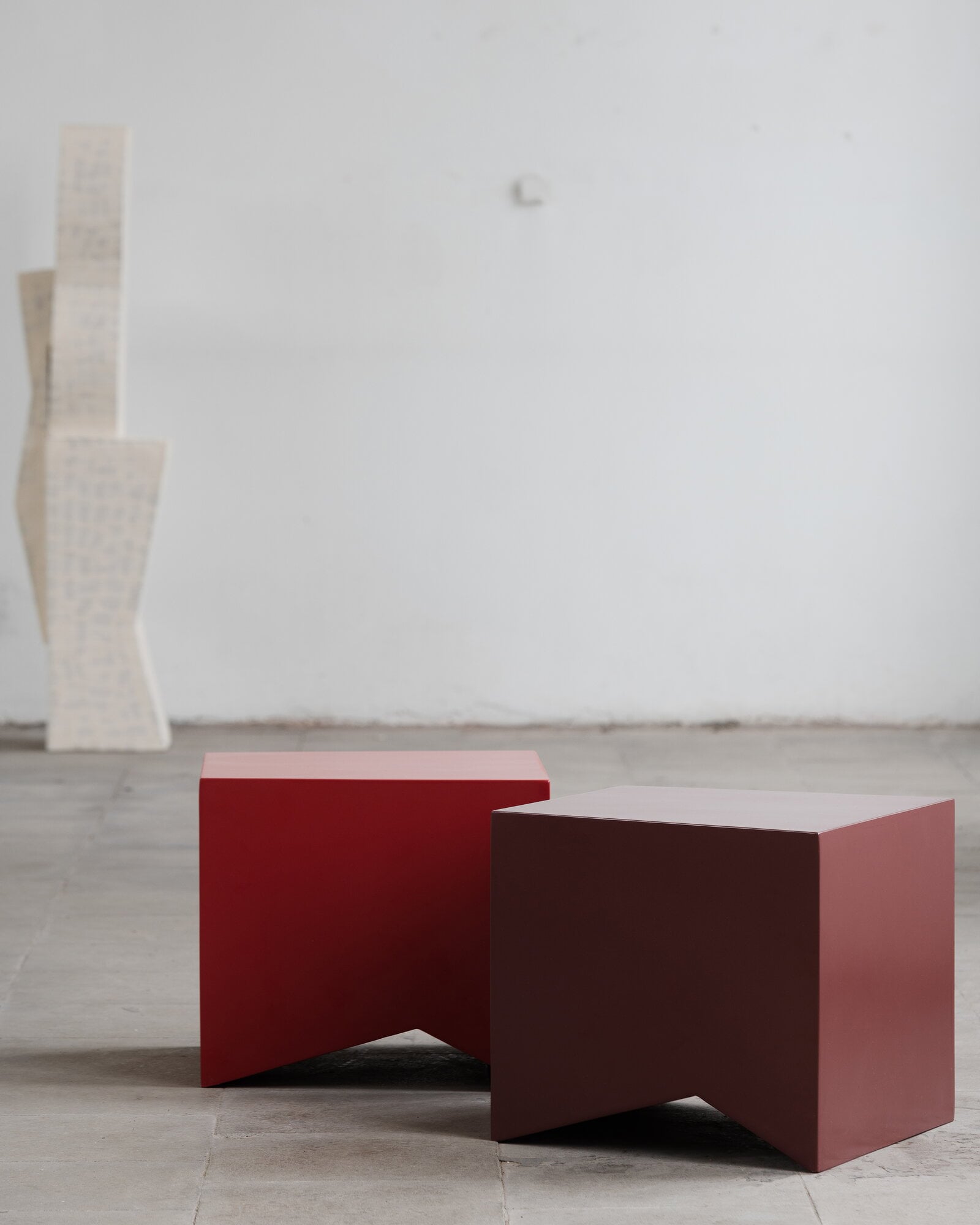Serax Basile side table, brick red | Finnish Design Shop