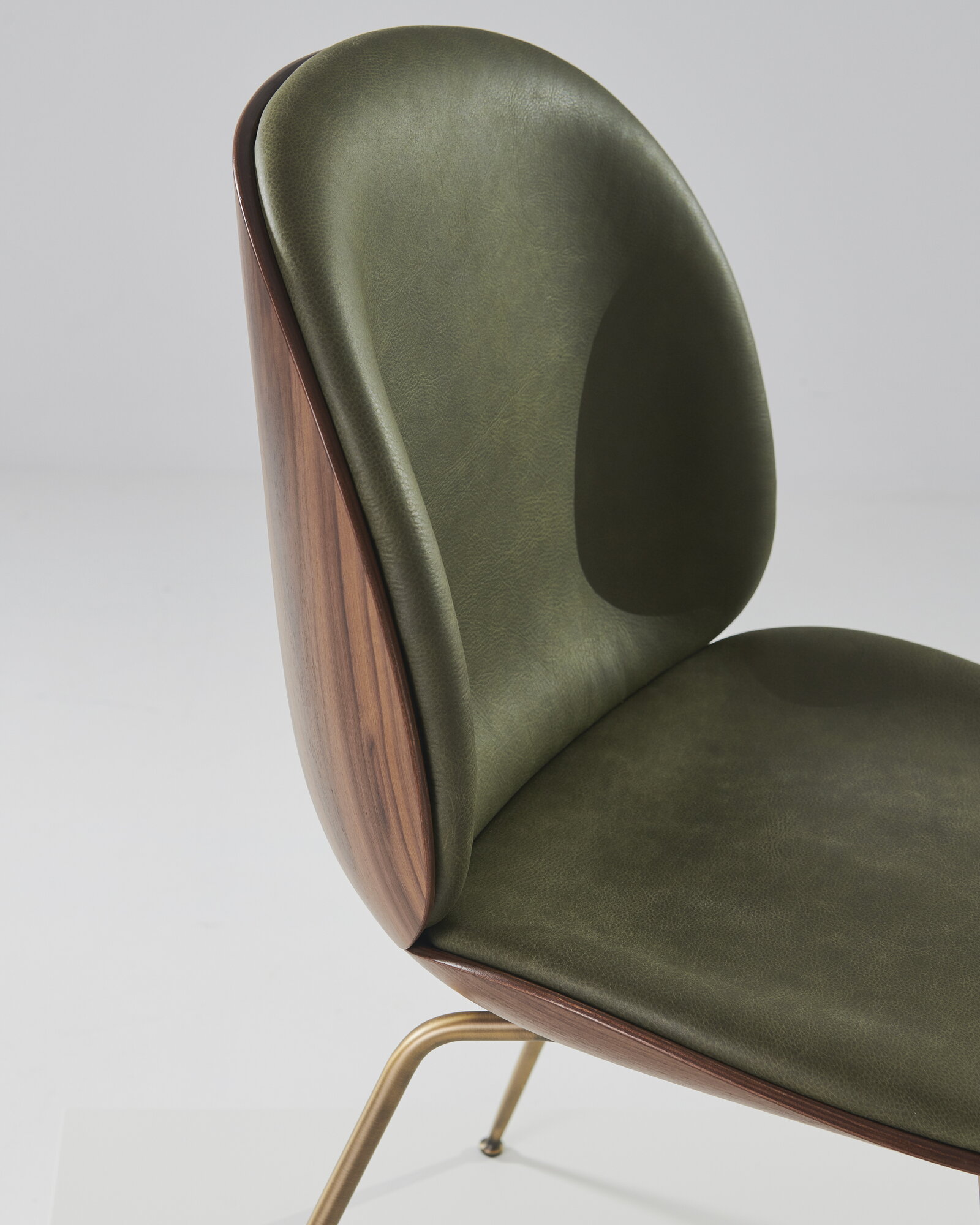 GUBI Beetle chair, antique brass - walnut - army leather Soft | Finnish ...