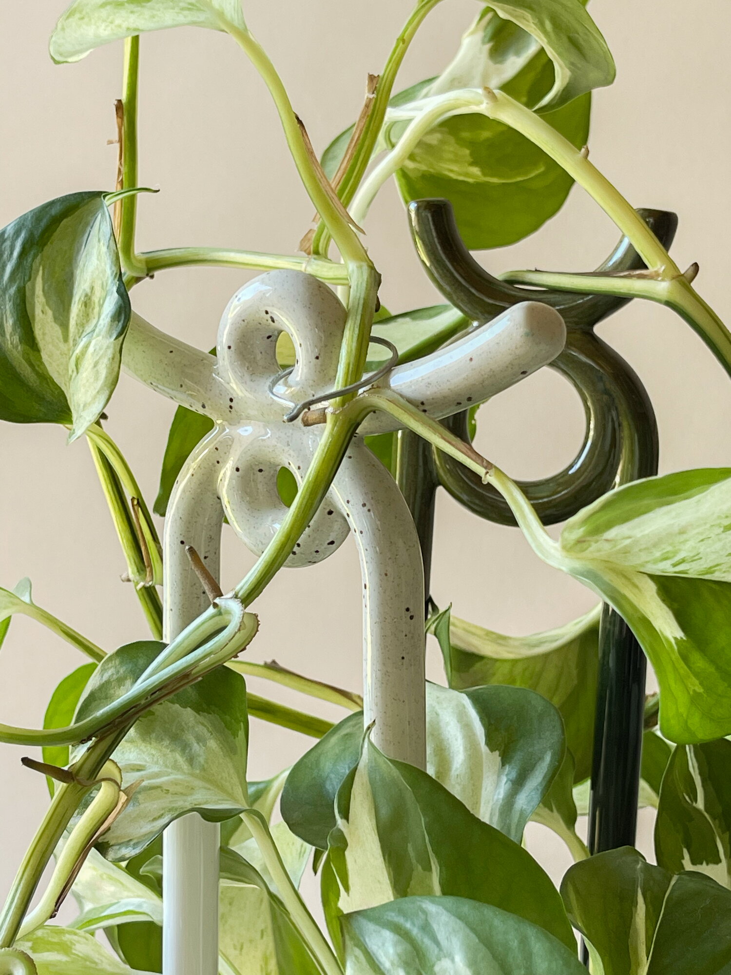 Bergs Potter Folk plant stake, Oni, glazed moss green | Finnish Design Shop