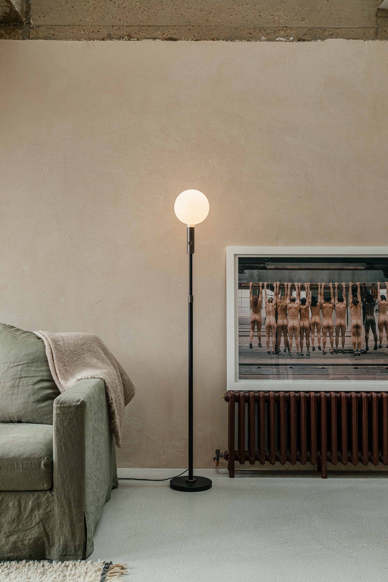 Tala Poise floor lamp, brass | Finnish Design Shop