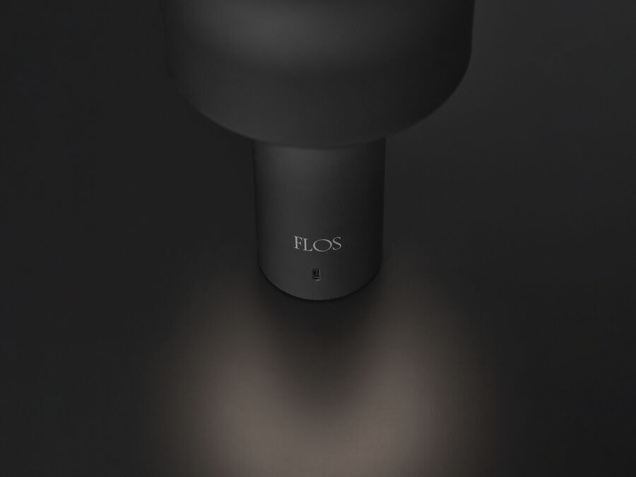 Flos Lampada da tavolo Bellhop, nero opaco | Finnish Design Shop