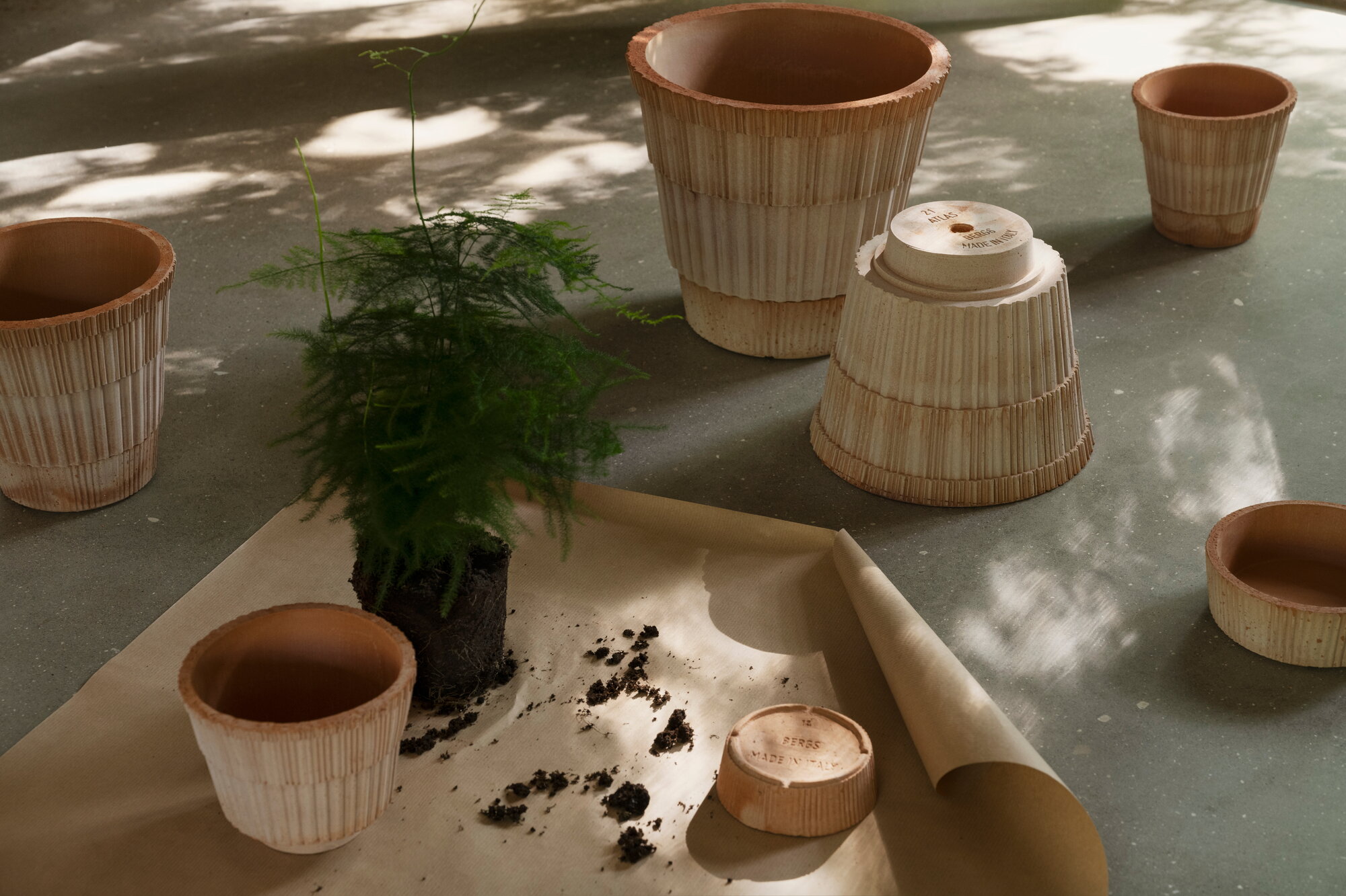Bergs Potter Atlas flowerpot with saucer, raw rosa | Finnish Design Shop UK