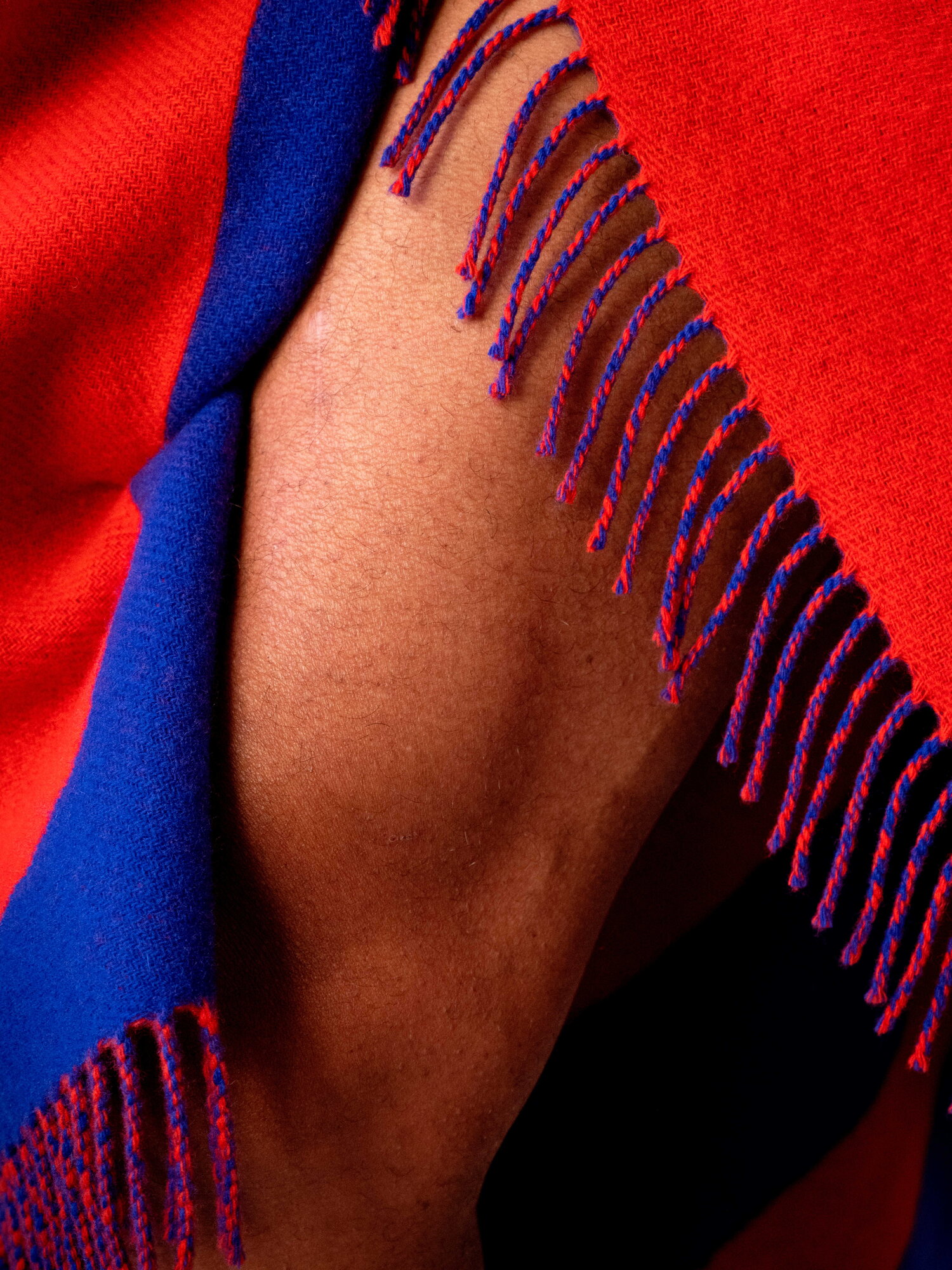 Raawii Brush blanket, blue - red | Finnish Design Shop