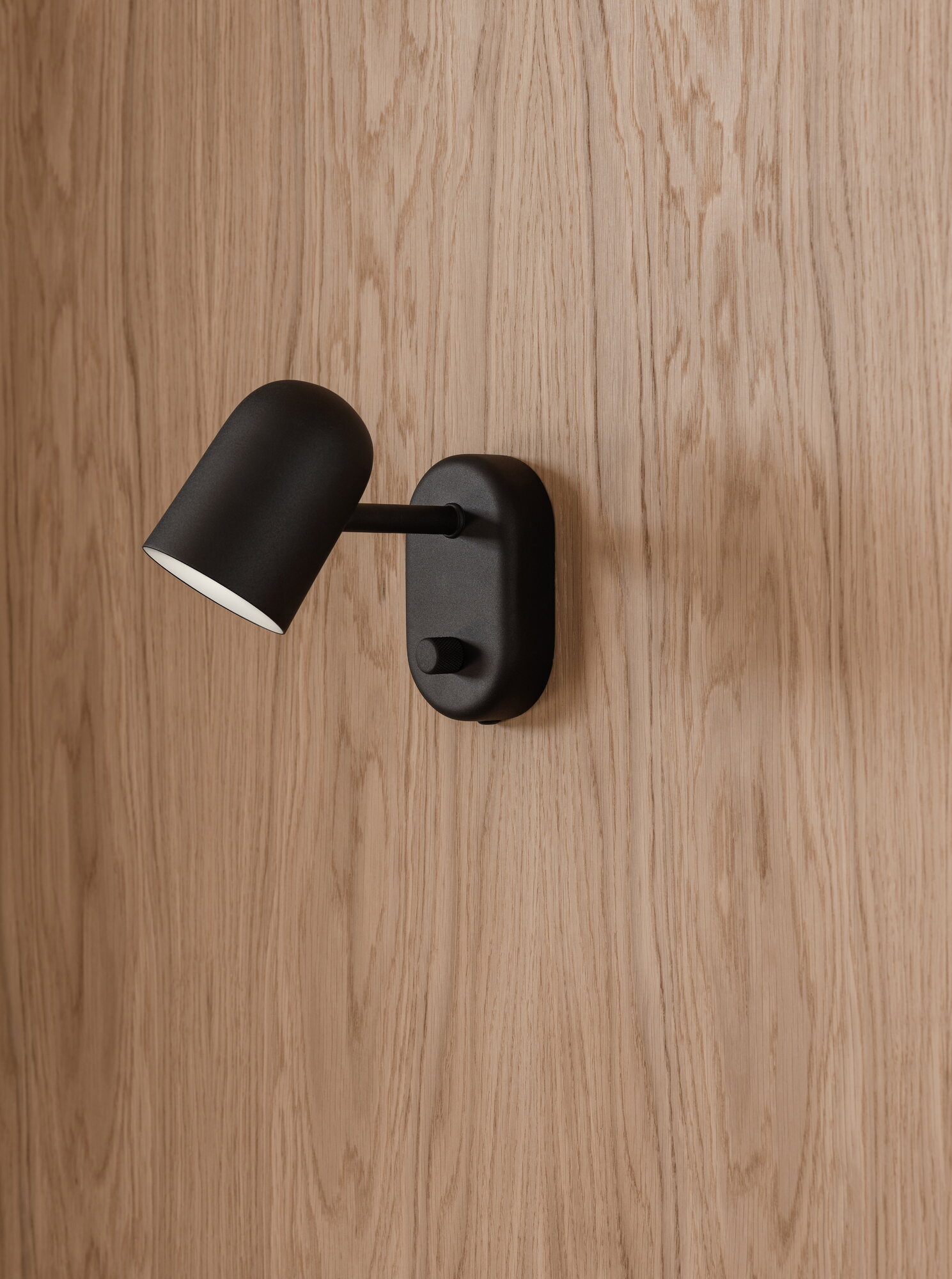 Northern Buddy wall lamp, black | Finnish Design Shop