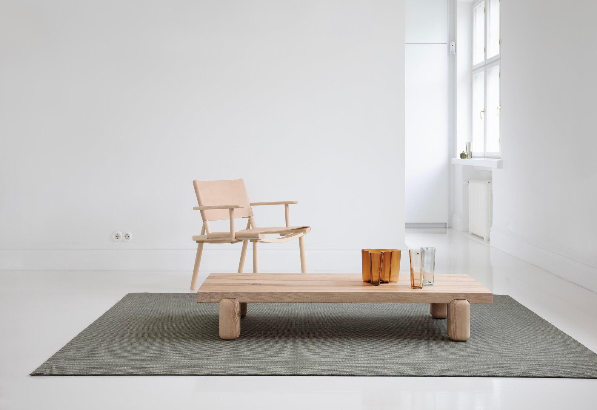 Nikari December Lounge chair, ash - natural leather | Finnish Design Shop