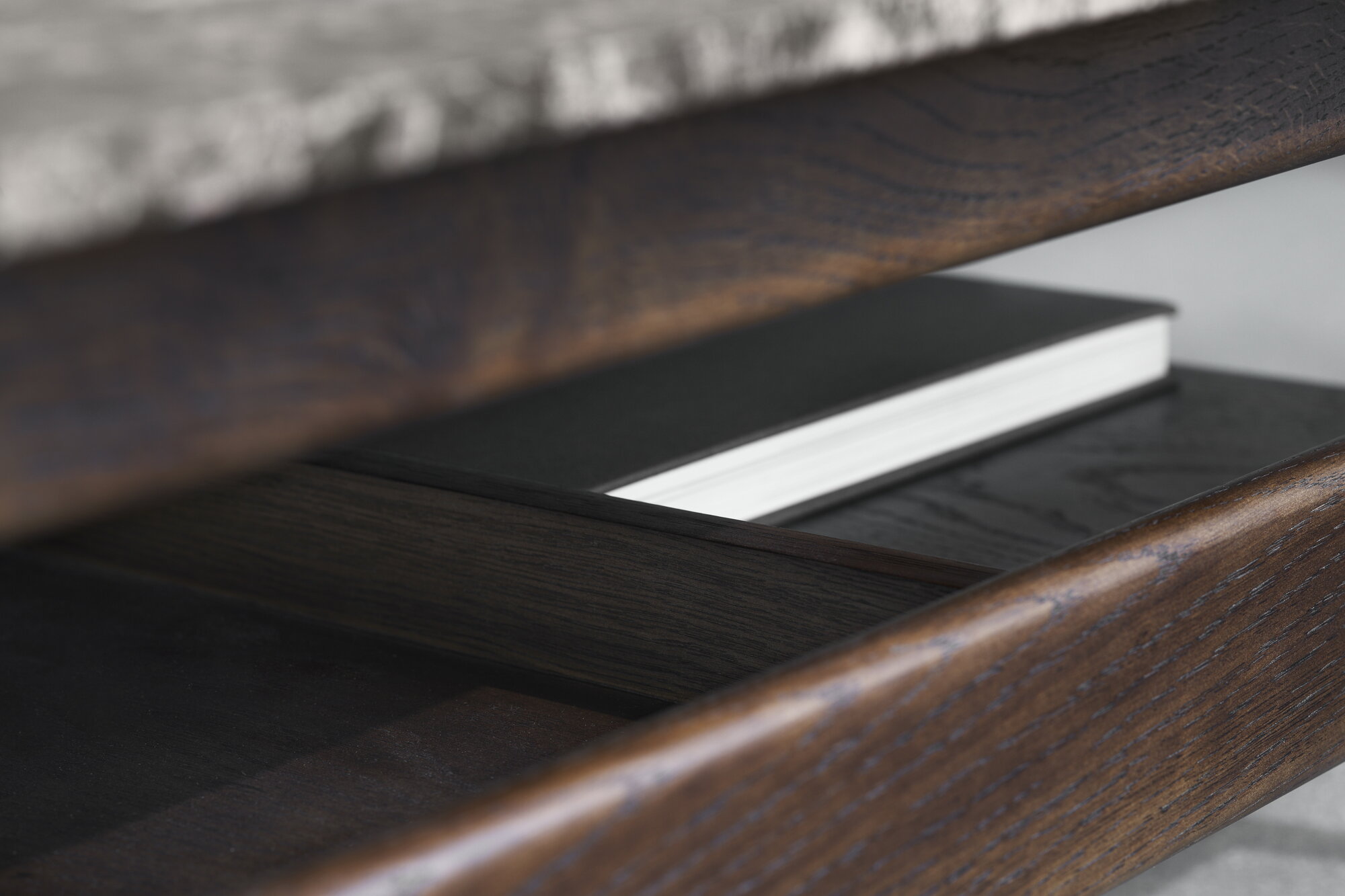 Wendelbo Collect konsolipöytä, matala, tummanruskea - Emperador Marmori ...