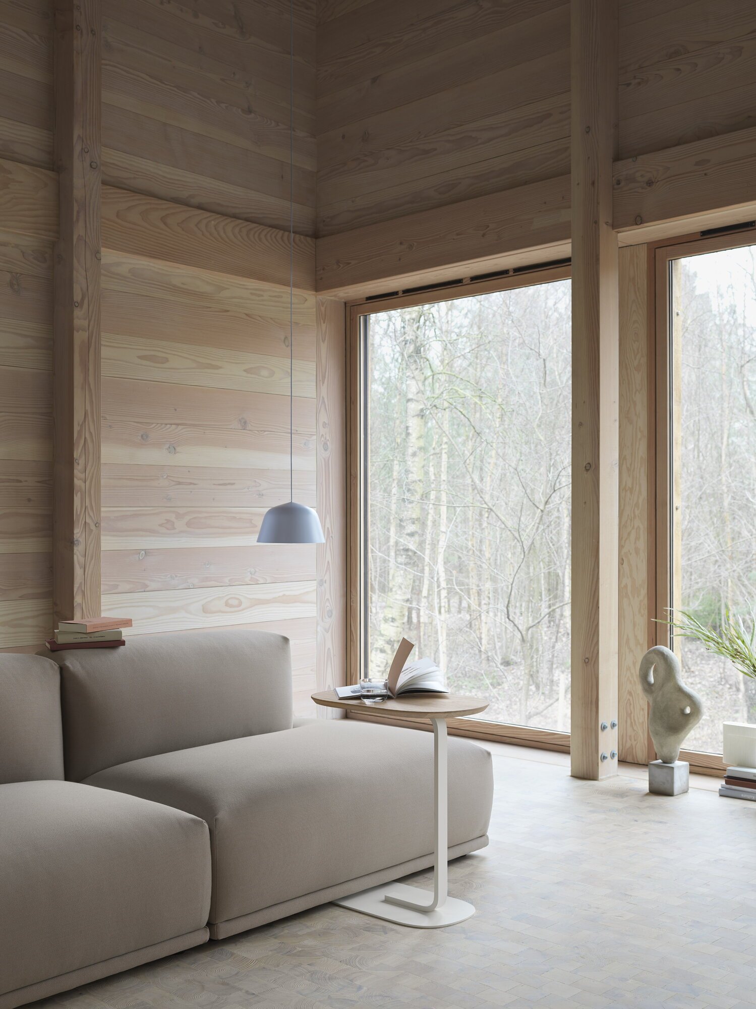 Muuto Relate side table, h. 60,5 cm, smoked solid oak - black | Finnish ...