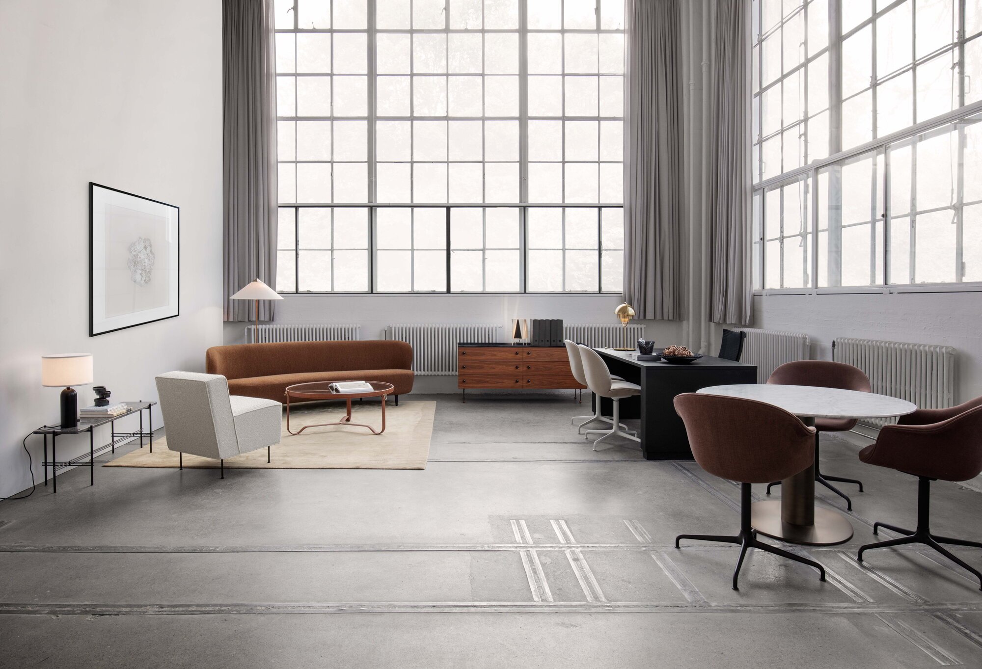 GUBI Gravity table lamp, small, black steel | Finnish Design Shop