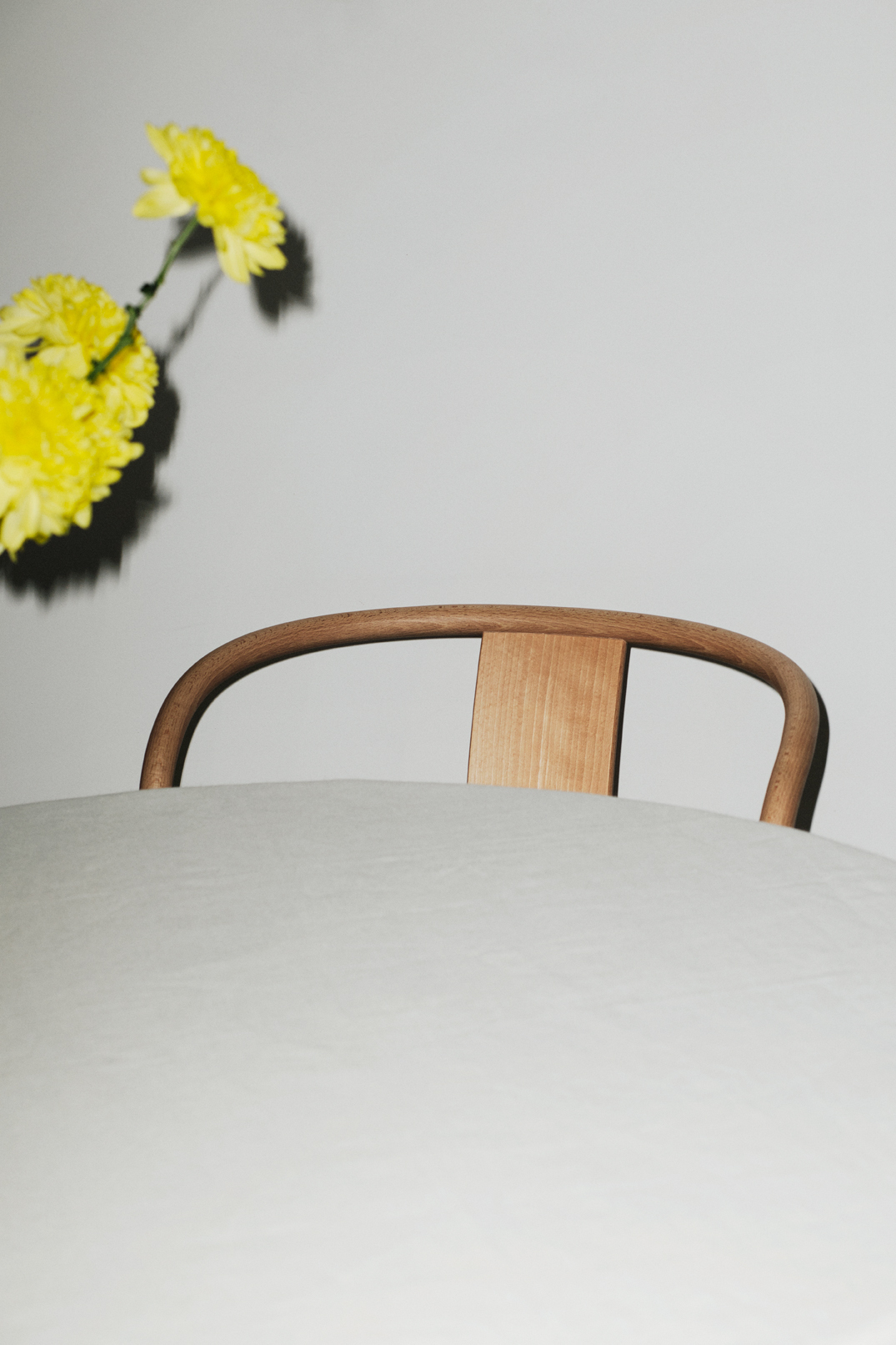 Massproductions Icha tuoli, luonnollinen pyökki | Finnish Design Shop