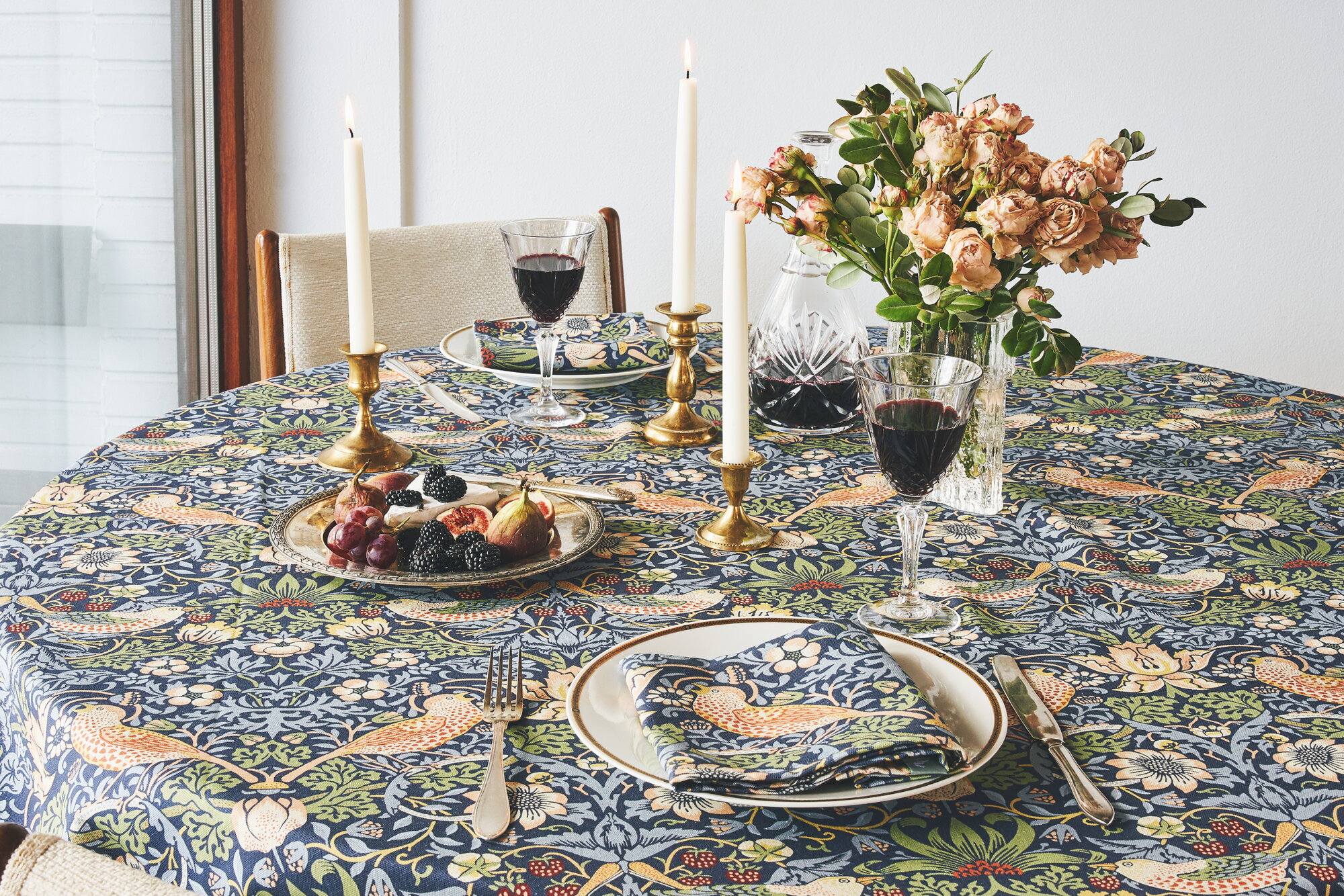 Havi William Morris mantel Strawberry Thief, 145 x 250 cm, azul ...