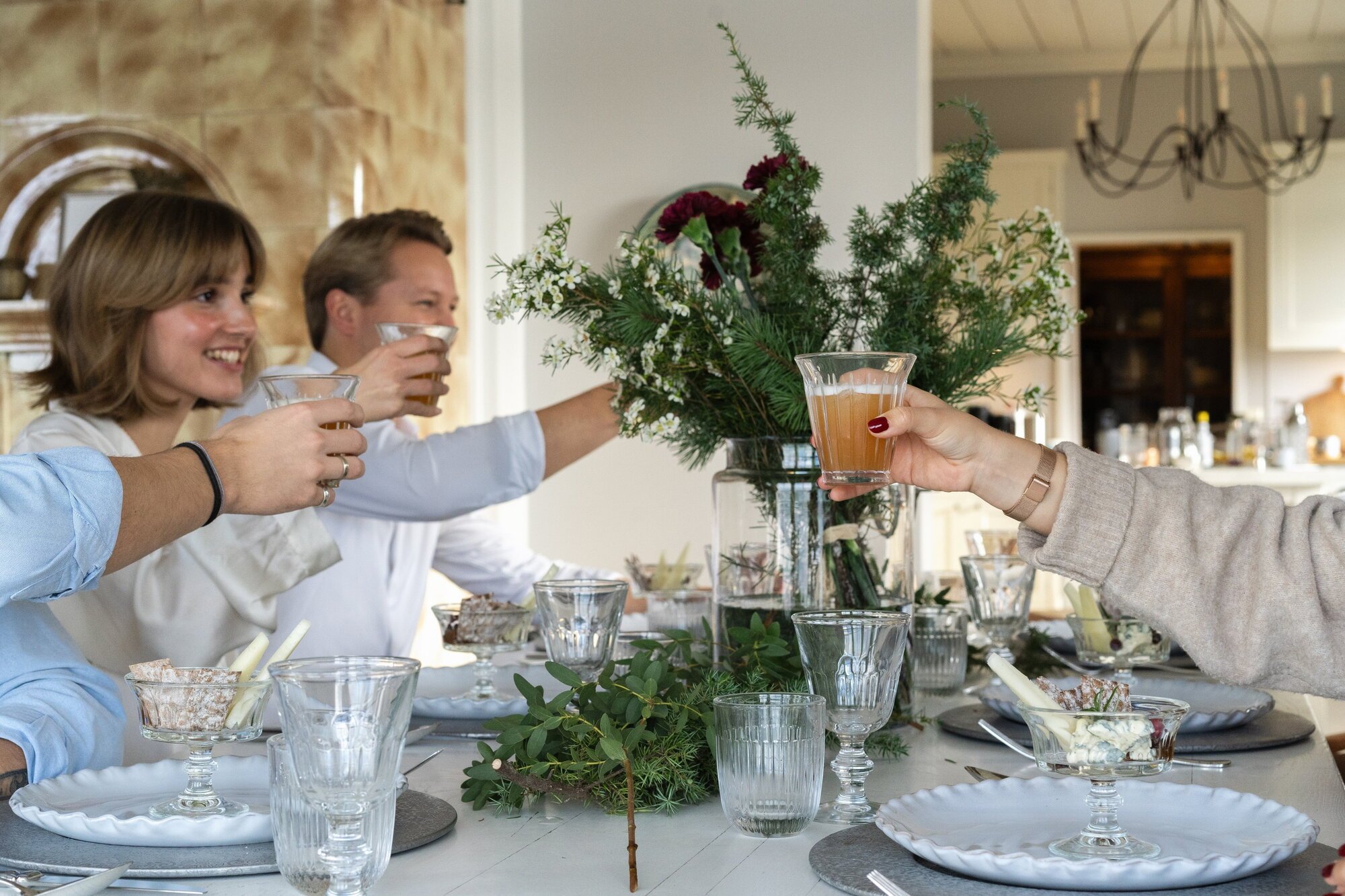 Heirol Twist plate, 23 cm, stone | Finnish Design Shop