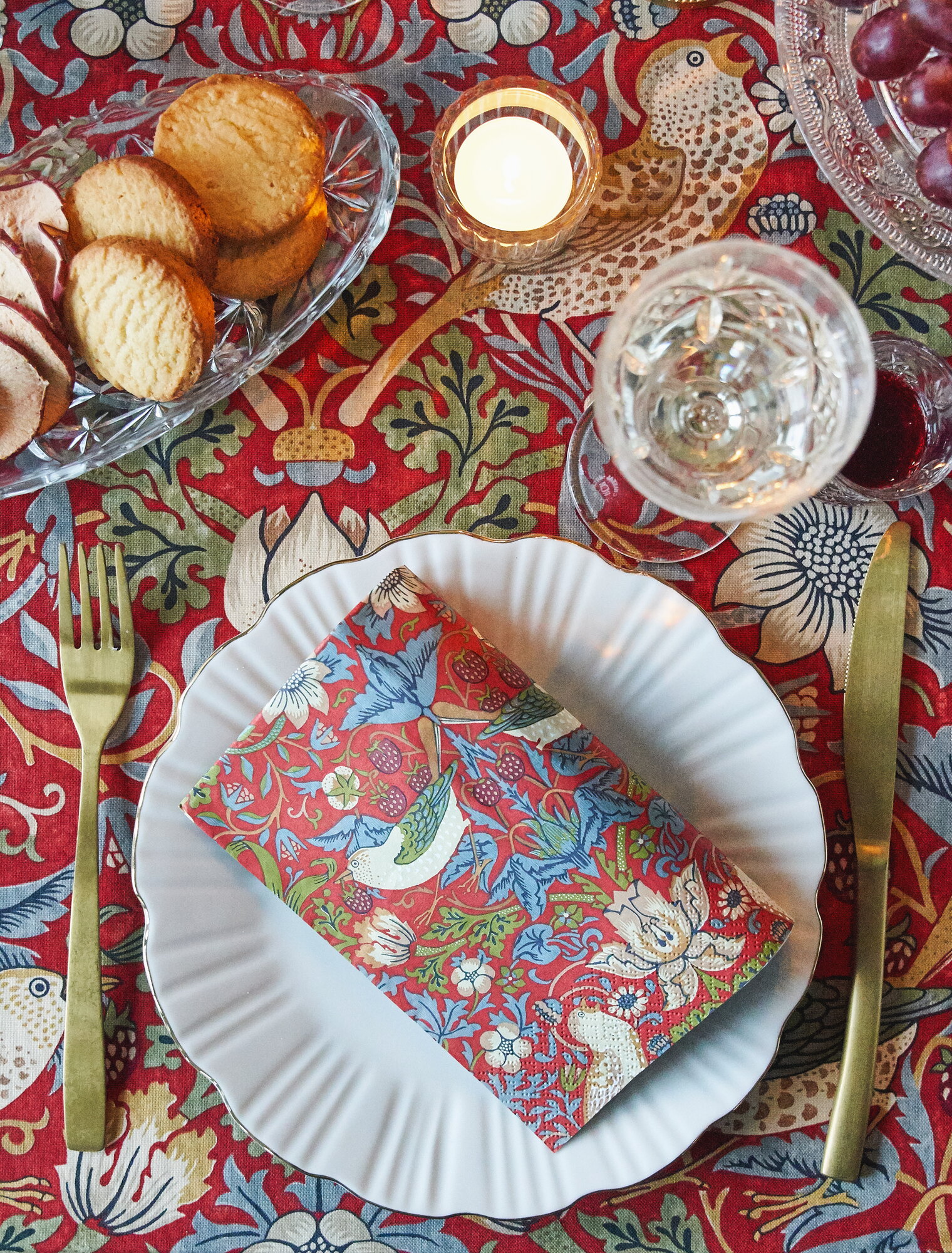 Havi William Morris paper napkin, Strawberry Thief, 20 pcs, red ...