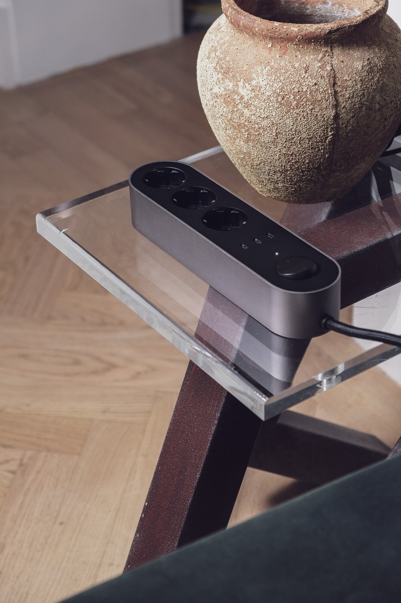 palett3 Edgar power bar, satin aluminium | Finnish Design Shop