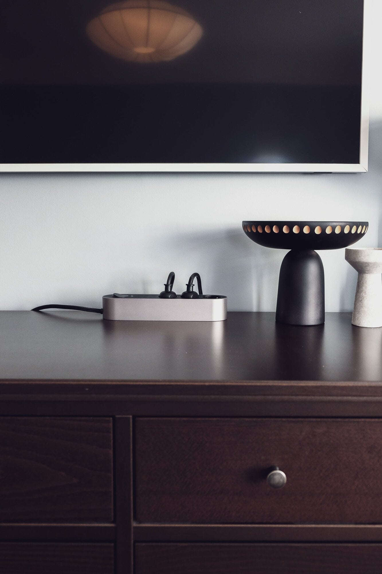 palett3 Edgar jatkojohto, satiini alumiini | Finnish Design Shop