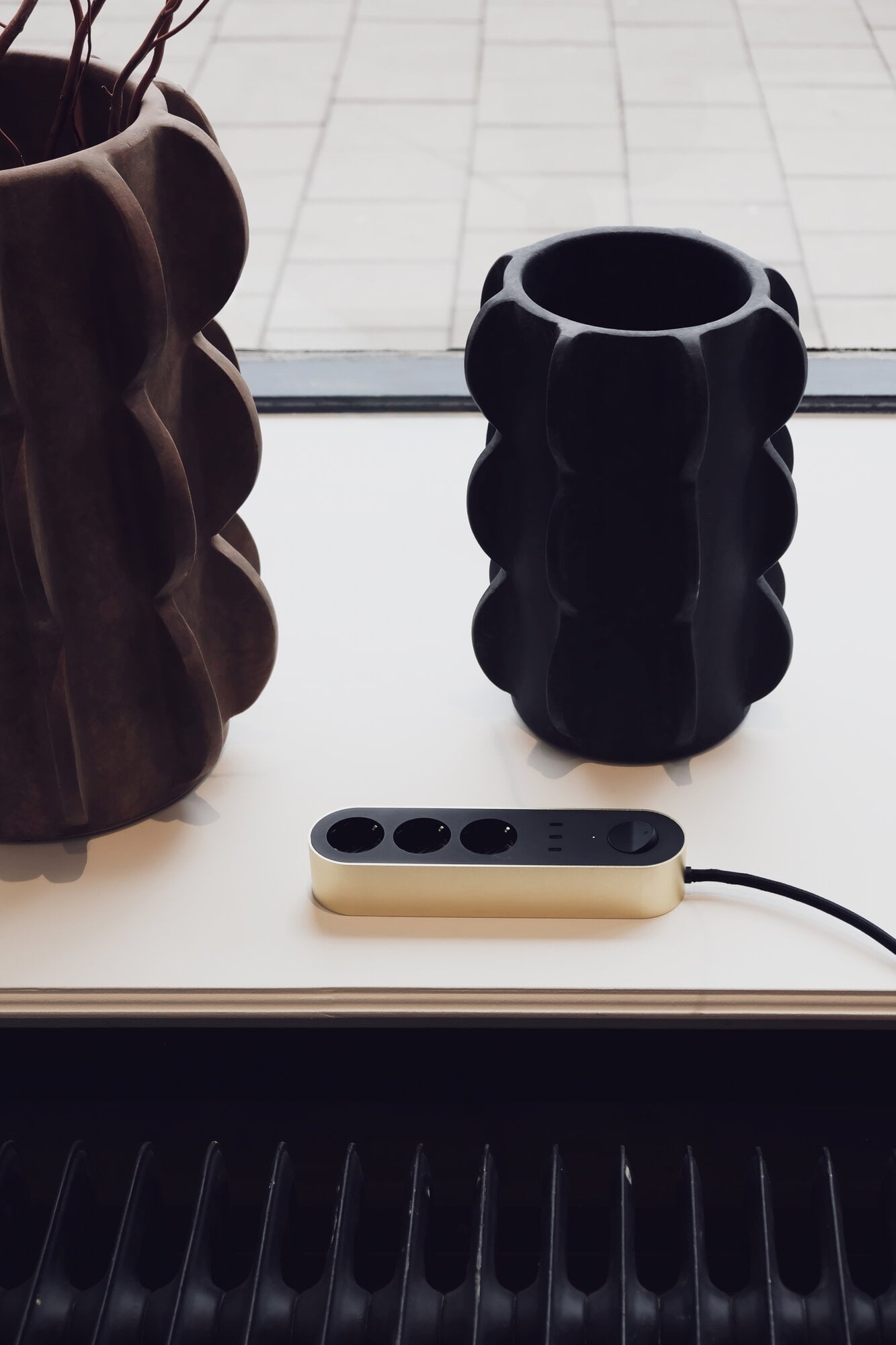 palett3 Edgar jatkojohto, satiini messinki | Finnish Design Shop