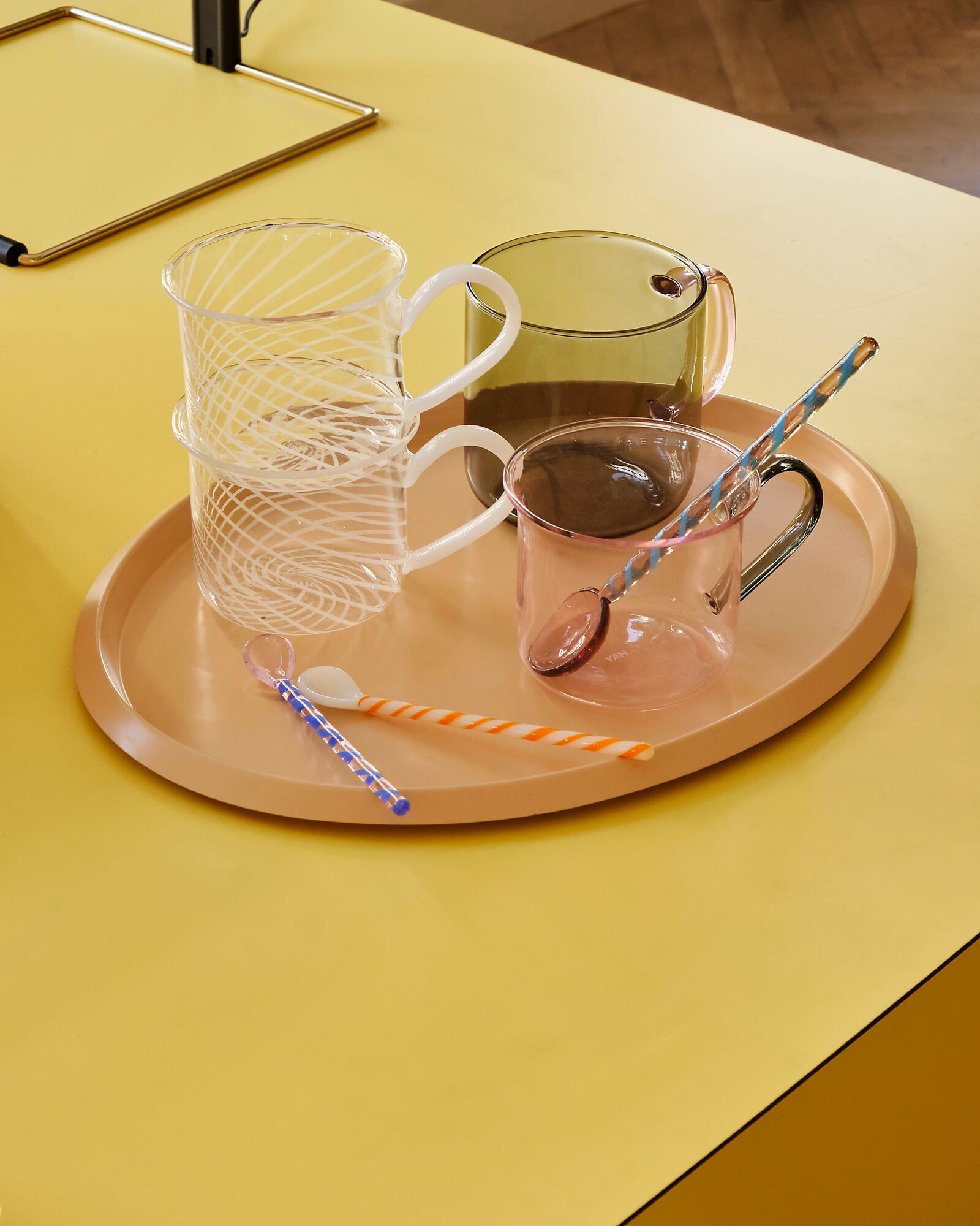 HAY Glass mug, 2 pcs, light grey with pink handle | Finnish Design Shop