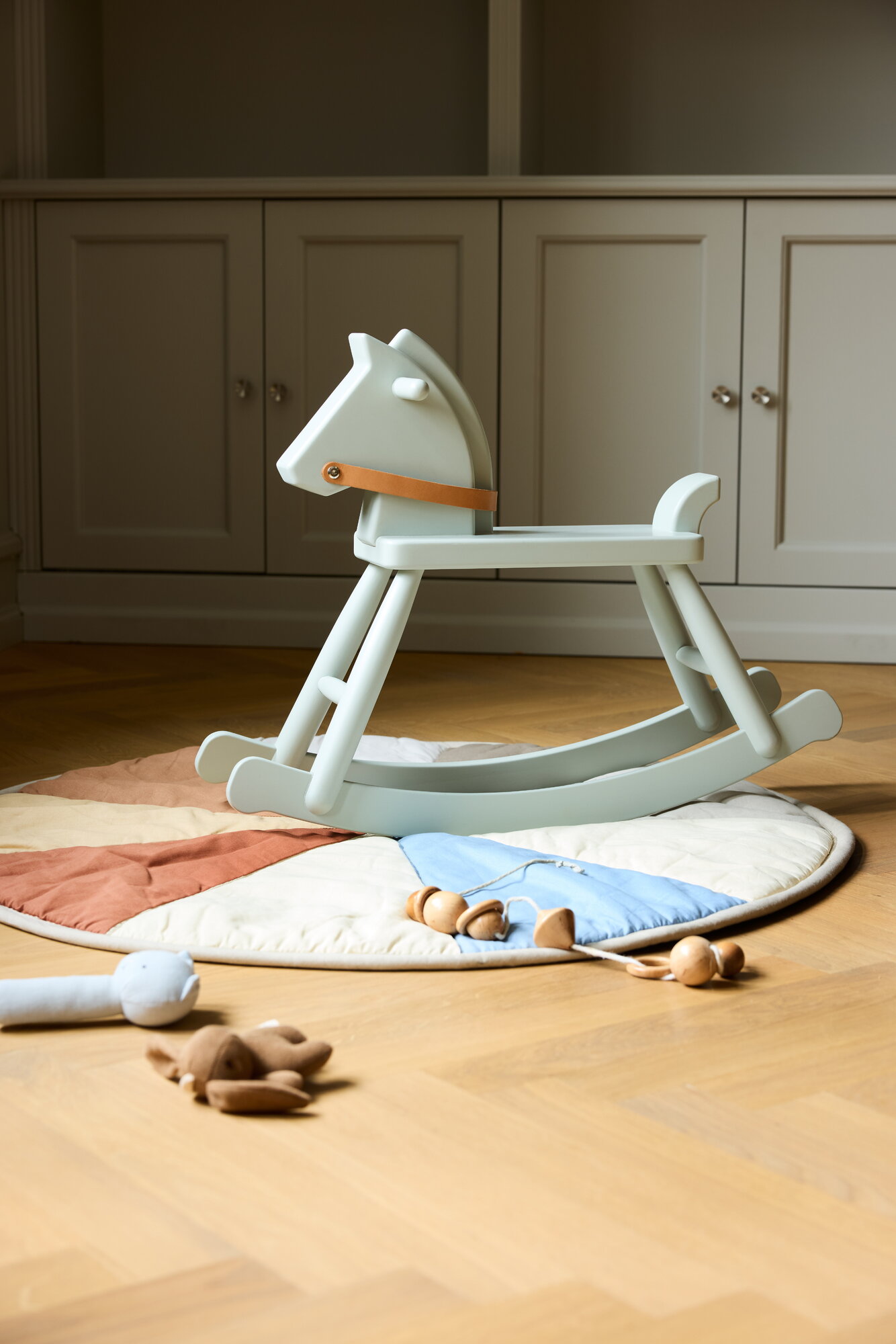FDB Møbler P12 rocking horse, blue grey | Finnish Design Shop