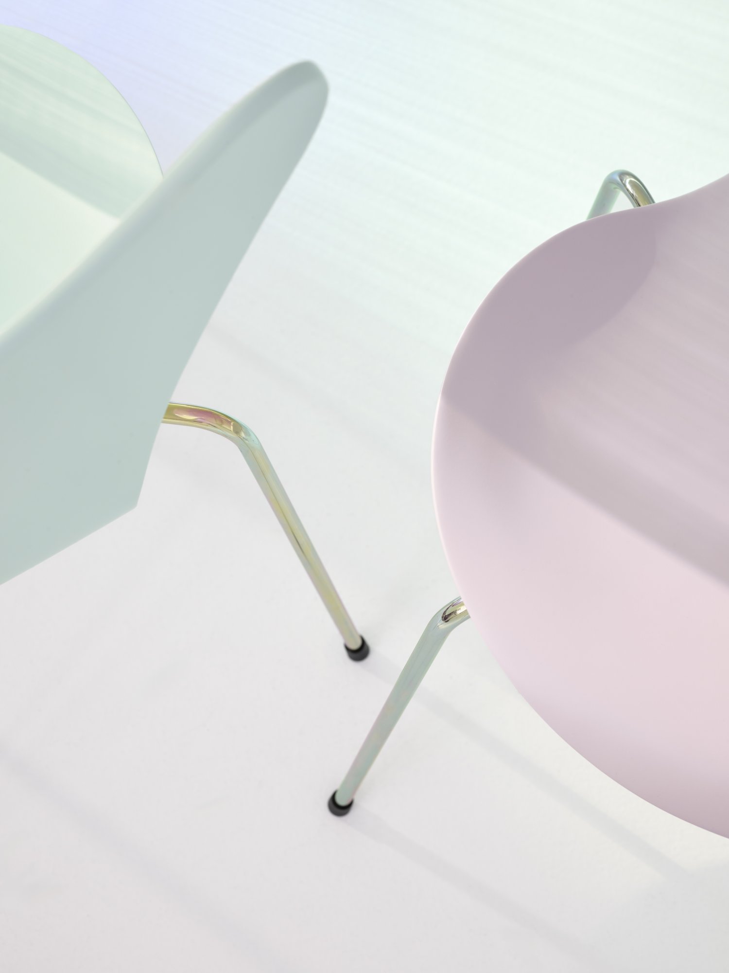 Fritz Hansen Series 7 3107 chair, 7:14 AM Colour Edition, green ...