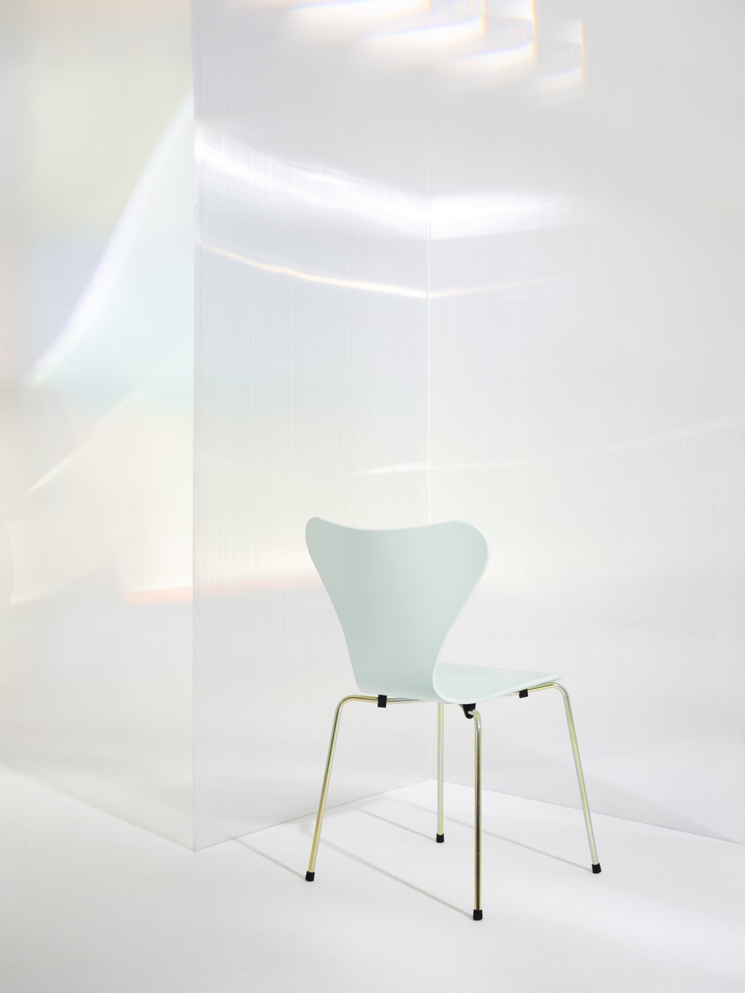 Fritz Hansen Series 7 3107 chair, 7:14 AM Colour Edition, green ...