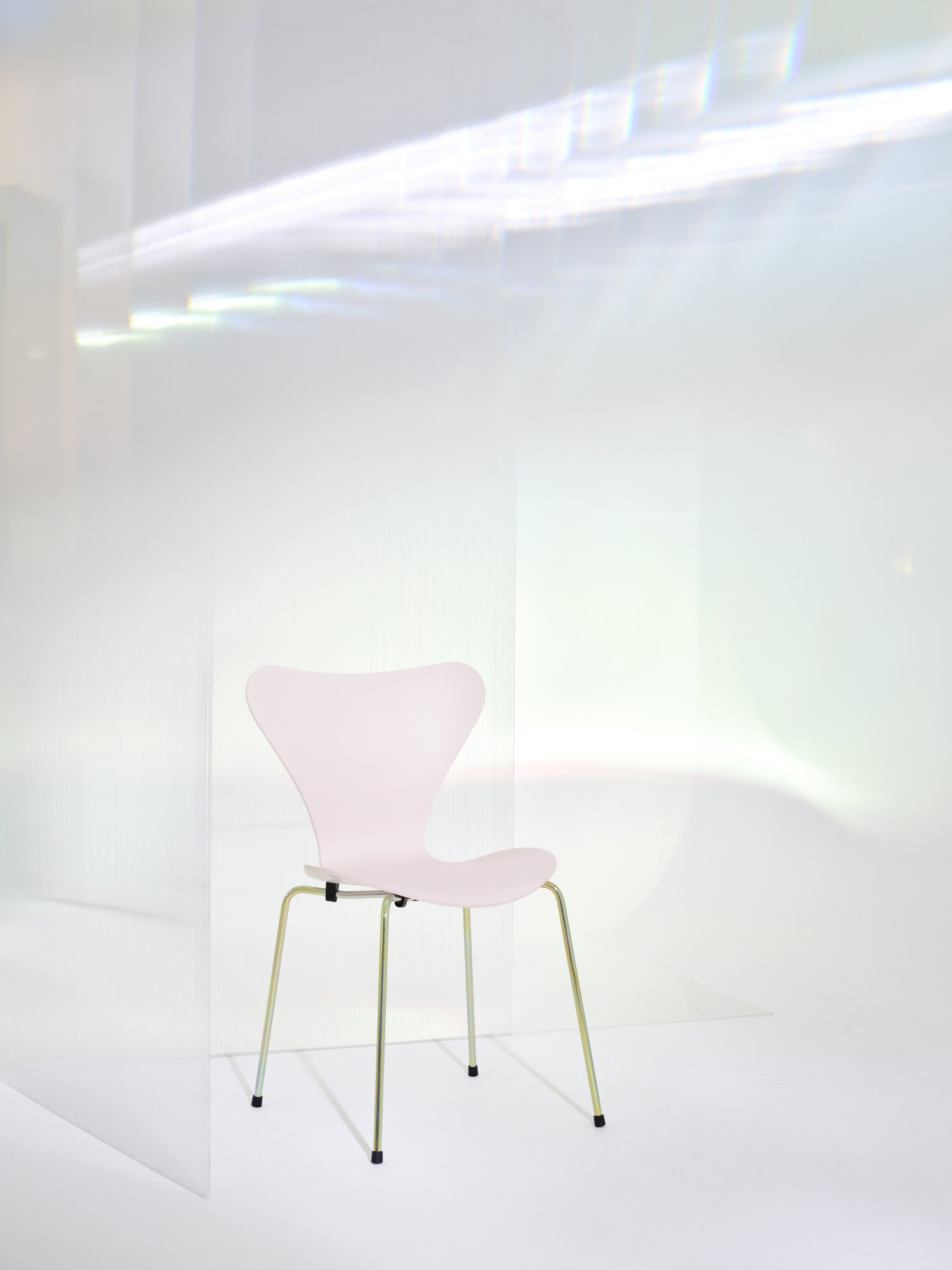 Fritz Hansen Series 7 3107 stol, 7:14 AM Colour Edition, rosa ...