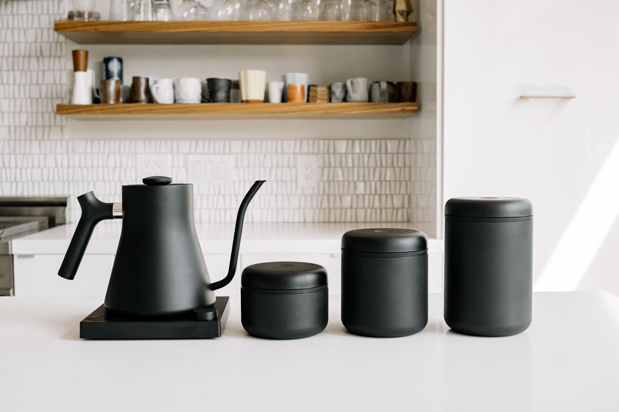 Fellow Atmos vacuum canister, 1,2 L, matte black | Finnish Design Shop