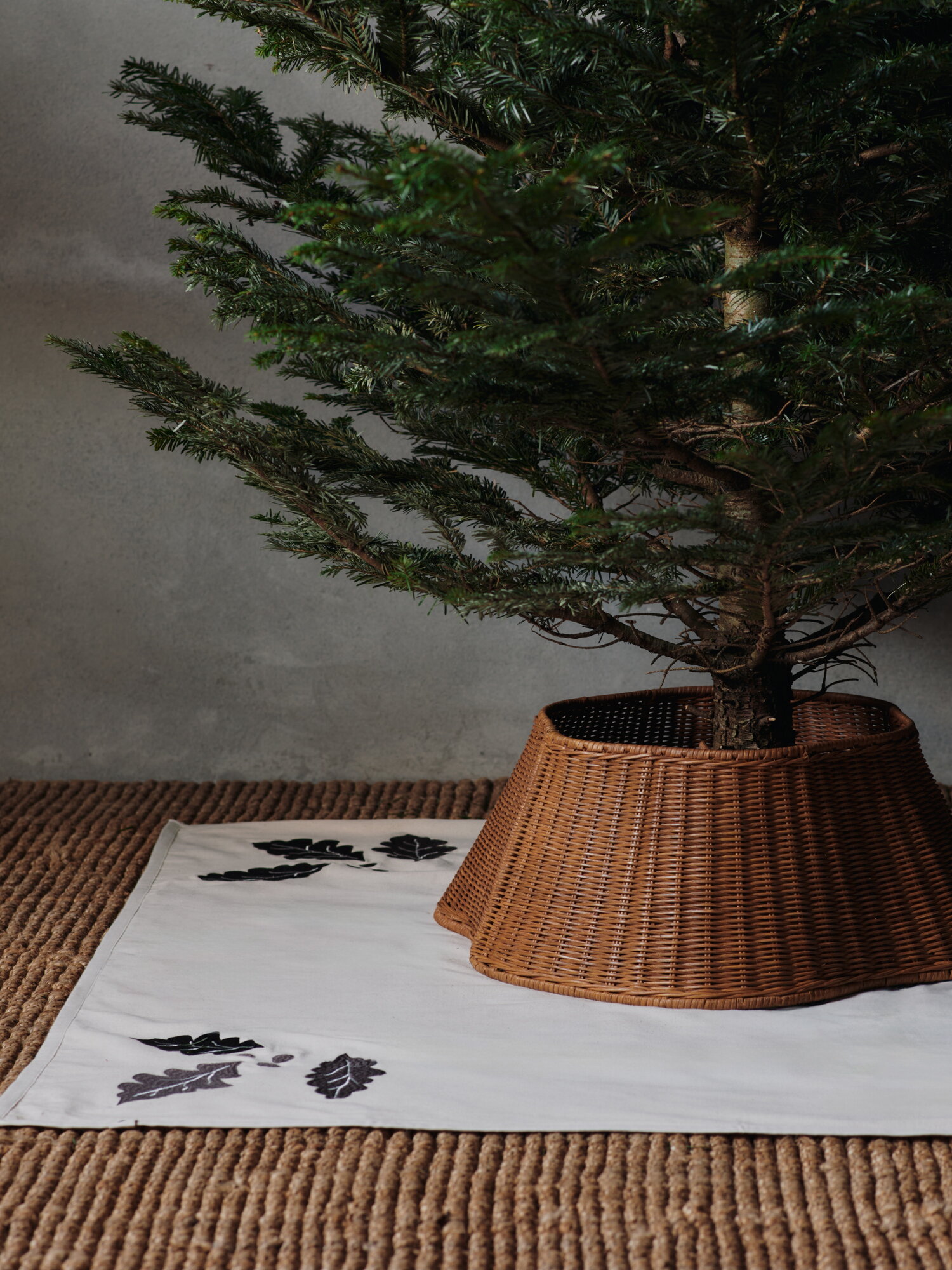 Ferm Living Oak Christmas tree blanket, square, natural | Finnish ...