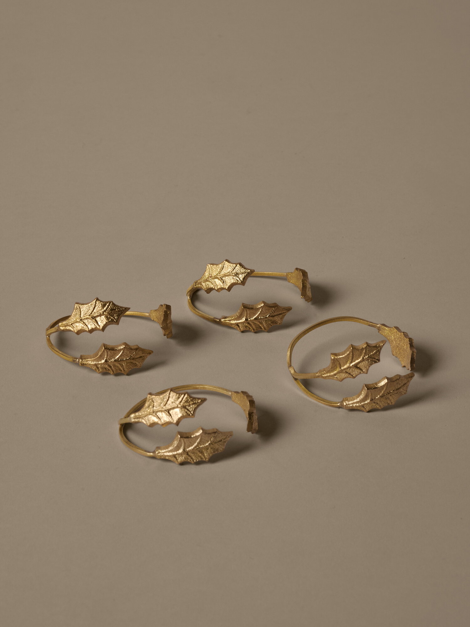 Ferm Living Holly leaf napkin rings, set of 4, brass | Finnish Design Shop
