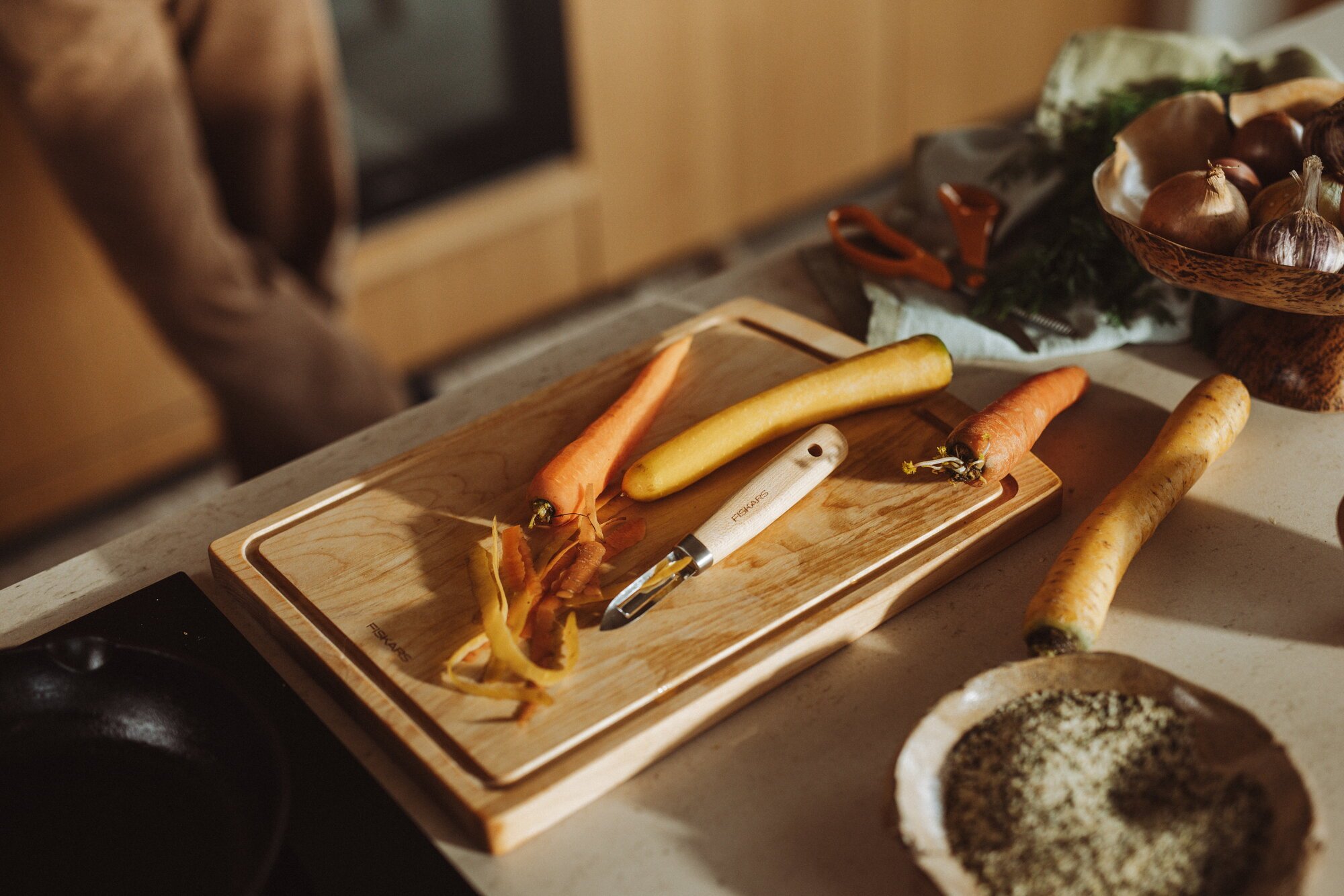 Fiskars Folken peeler, fixed blade | Finnish Design Shop