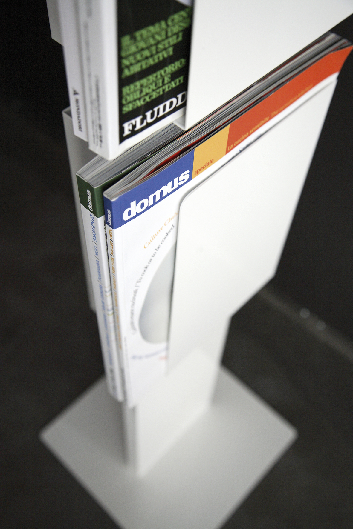 Inno Floor Case magazine rack, white | Finnish Design Shop