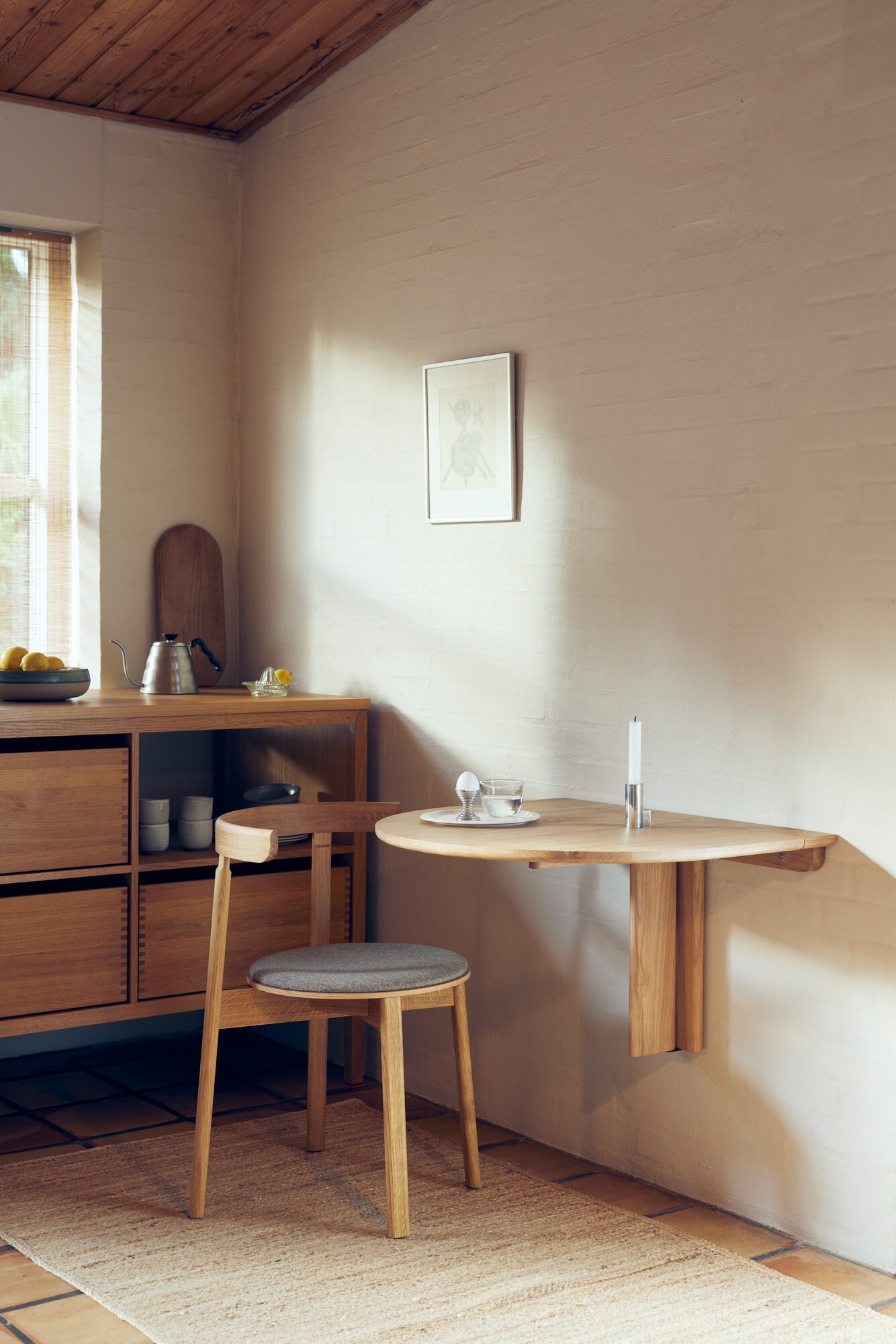 Form & Refine Trefoil taitettava seinäpöytä, tammi | Finnish Design Shop