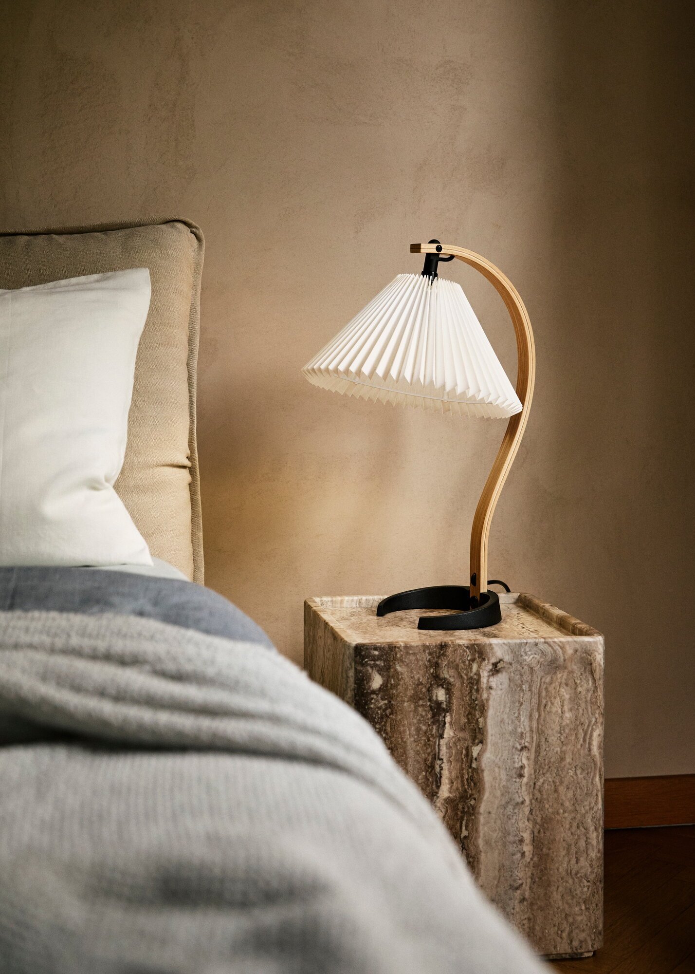 GUBI Timberline table lamp, oak - birch - white canvas | Finnish Design ...
