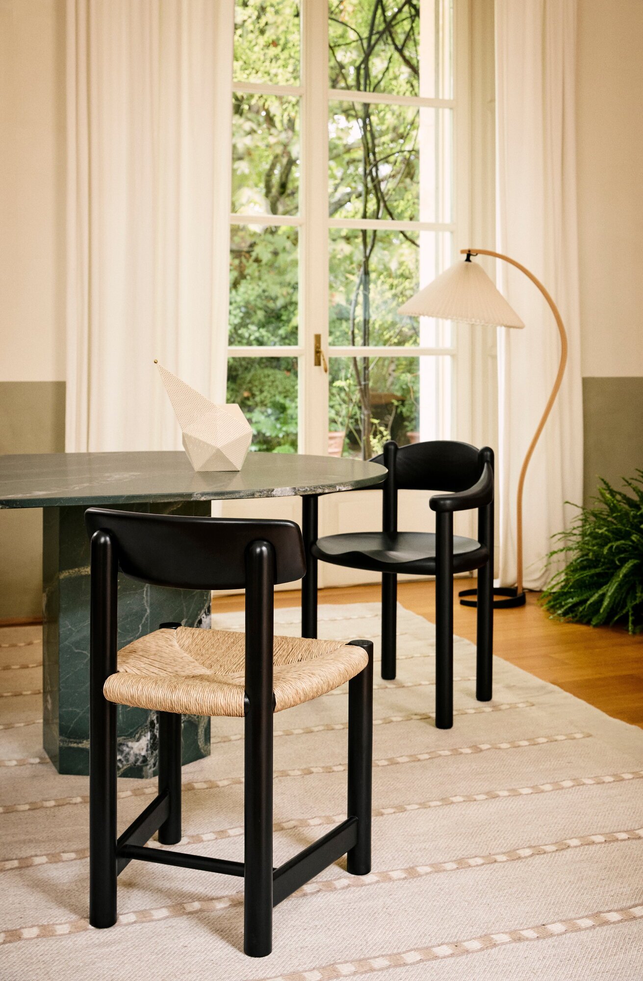 GUBI Daumiller tuoli, ruskeanmusta mänty - luonnonvärinen paperinaru ...