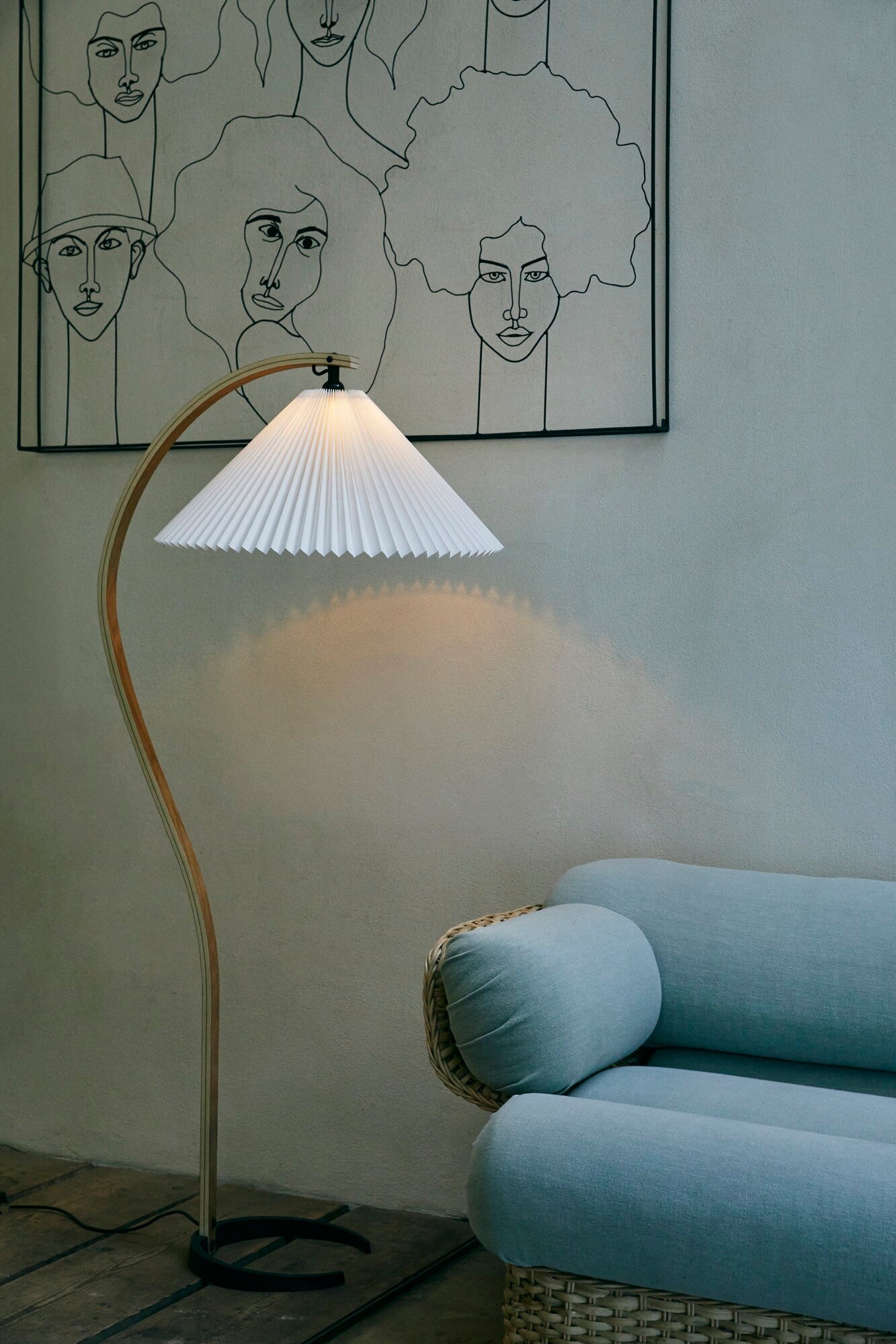 GUBI Timberline floor lamp, oak - birch - white canvas | Finnish Design ...