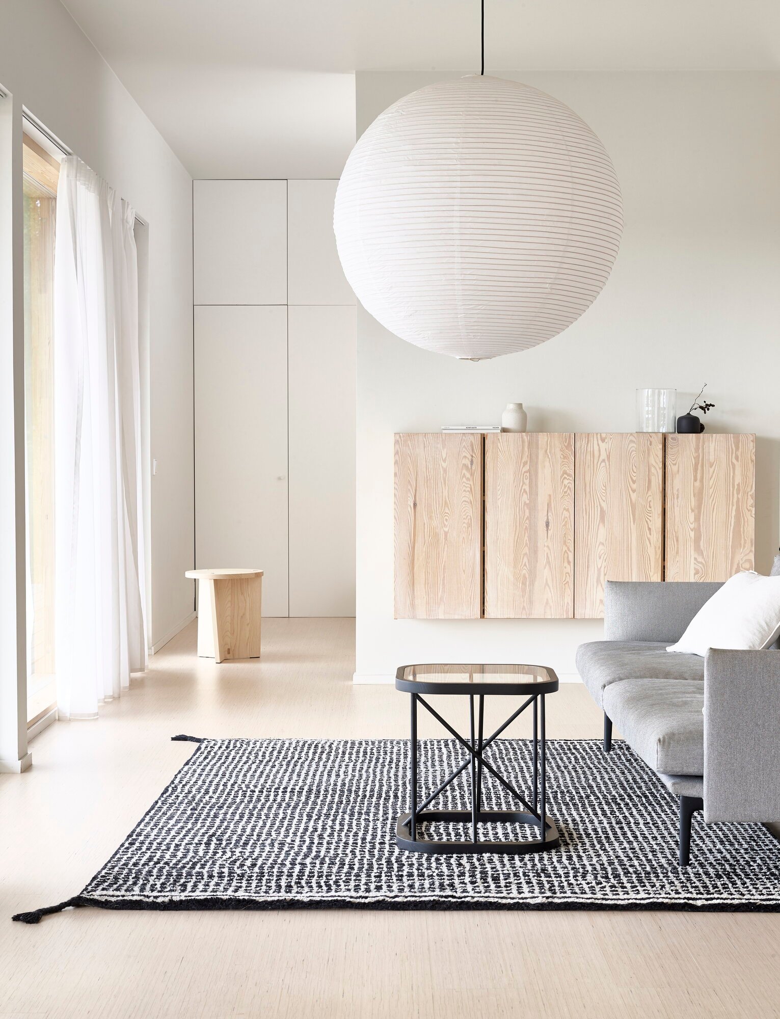 Woodnotes Grid rug, white - black | Finnish Design Shop