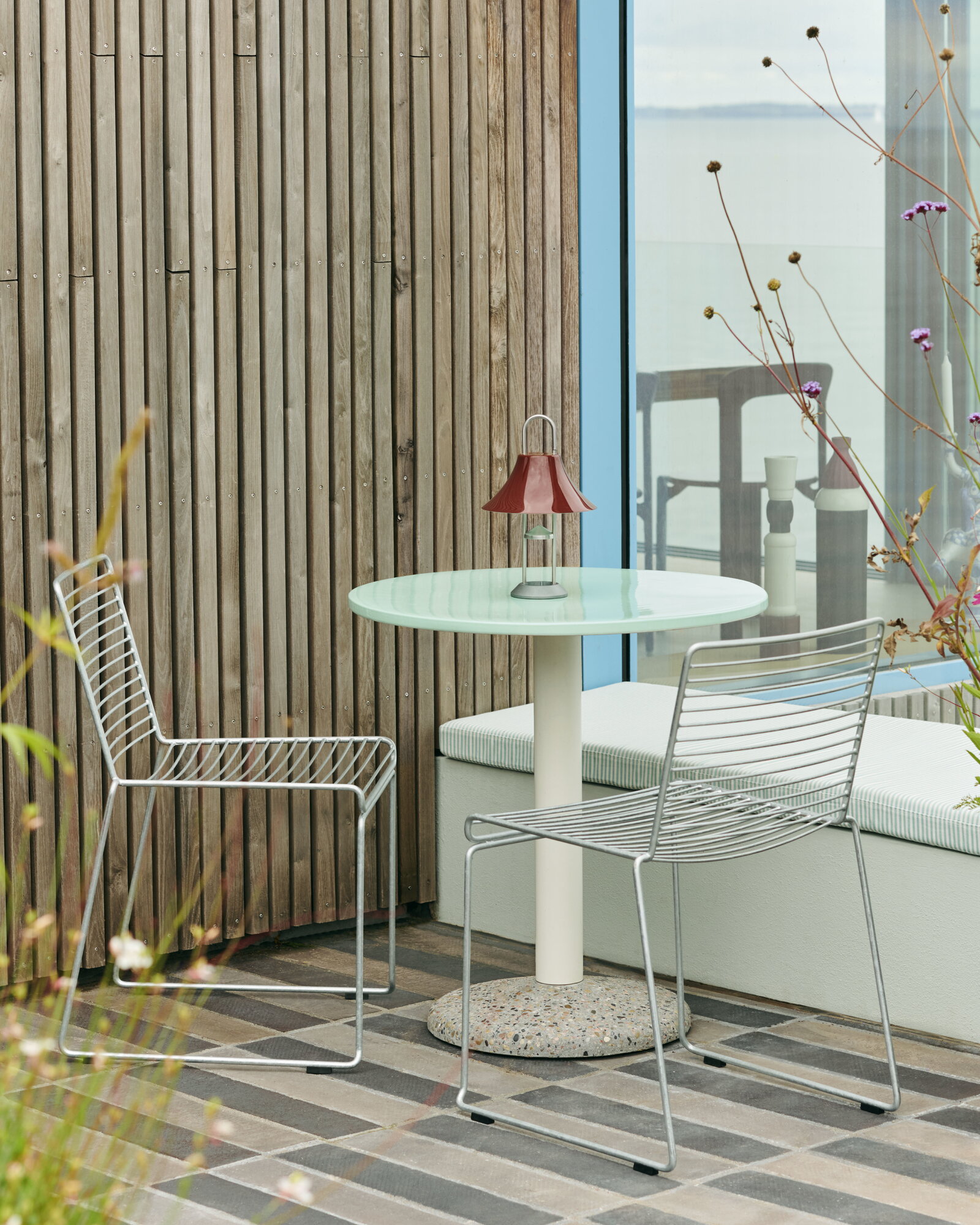 HAY Mousqueton portable table lamp, iron red | Finnish Design Shop