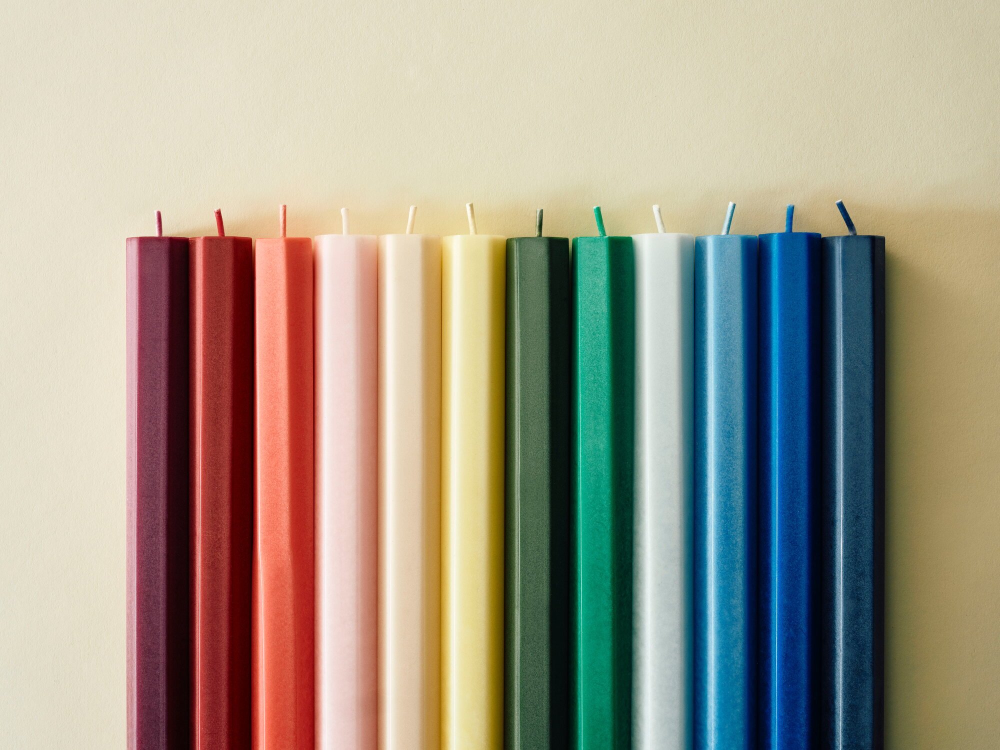 HAY Hexagon candle, 4 pcs, reds - bordeaux | Finnish Design Shop