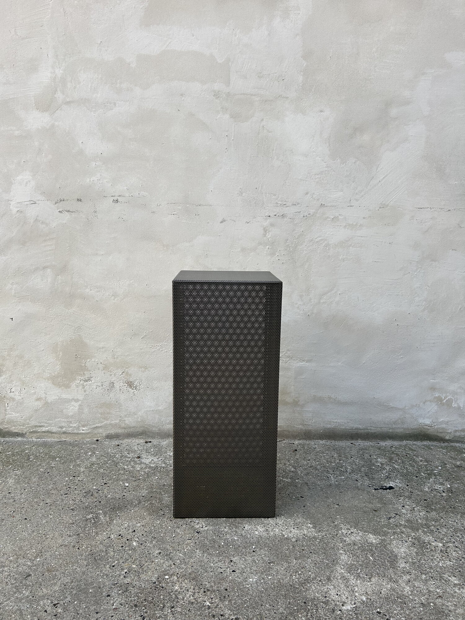 Fólk Reykjavík Venti Platform side table, galvanized | Finnish Design Shop