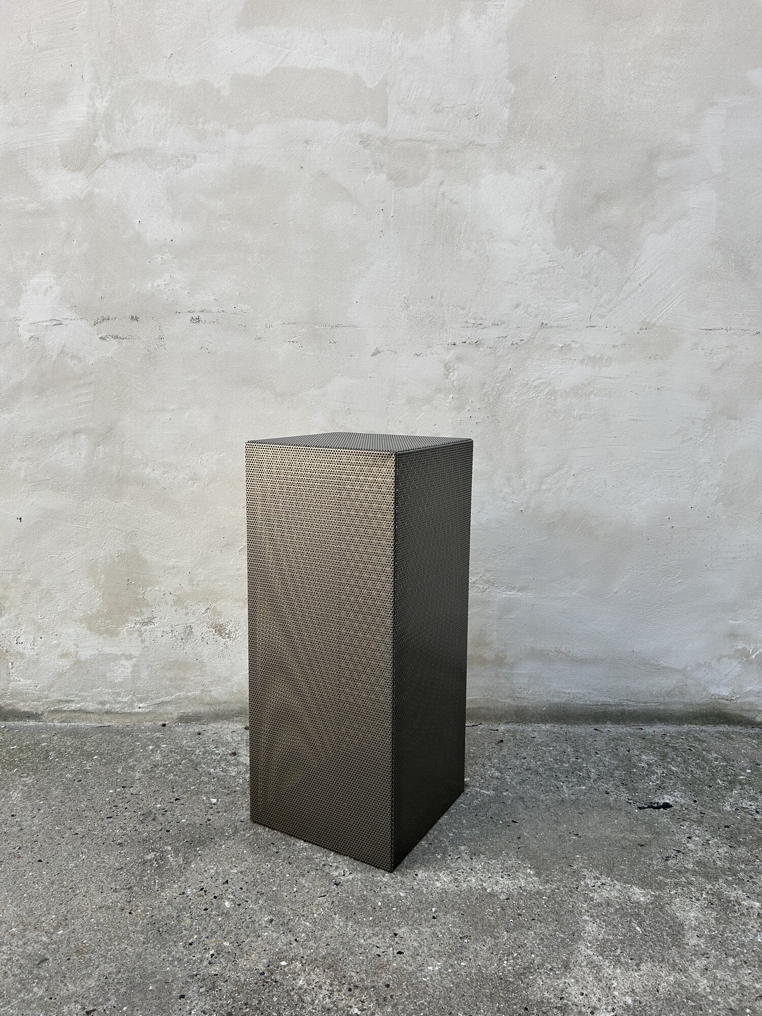 Fólk Reykjavík Venti Platform side table, galvanized | Finnish Design Shop