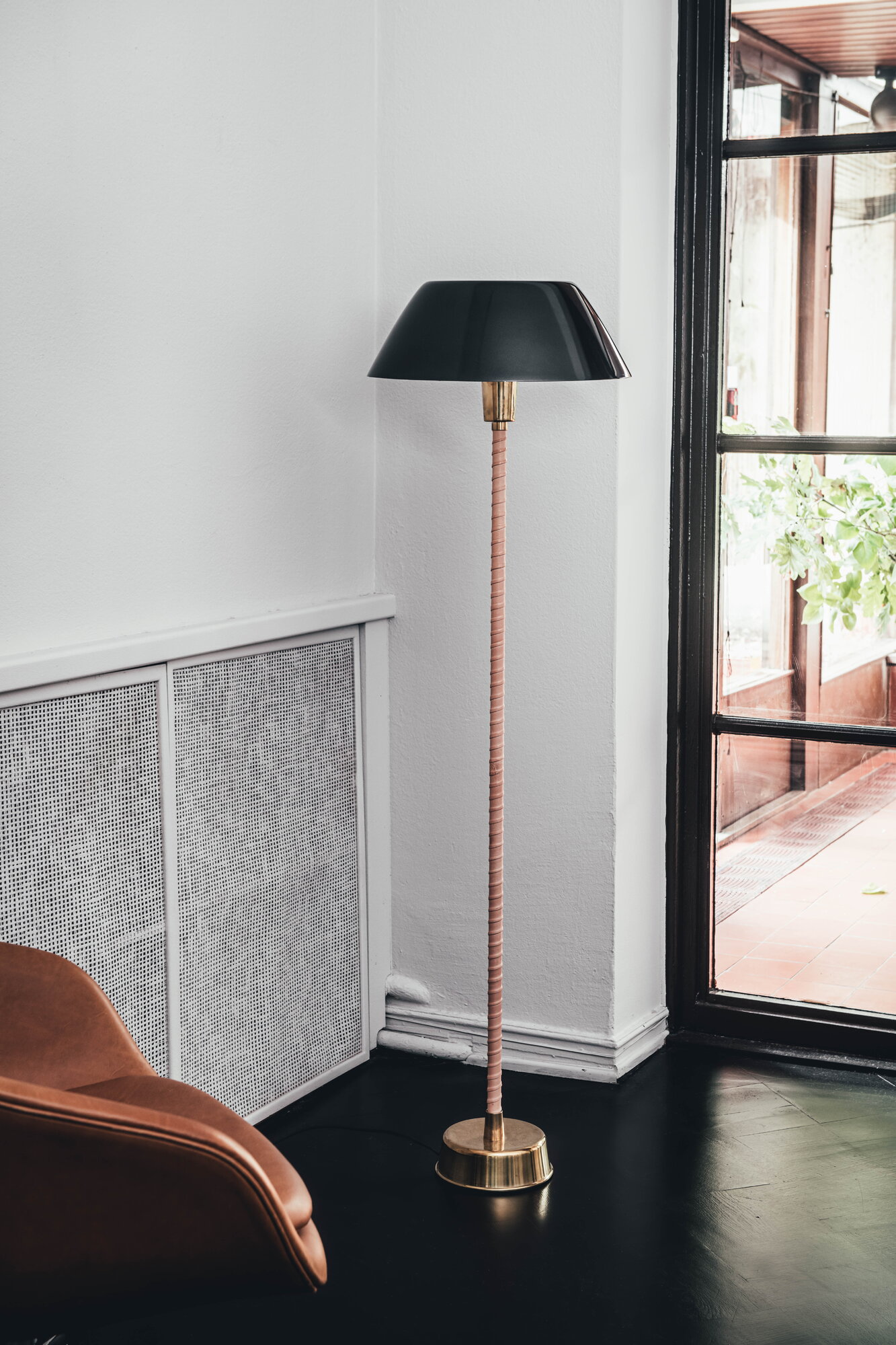 Innolux Senator lattiavalaisin, grafiitinharmaa | Finnish Design Shop